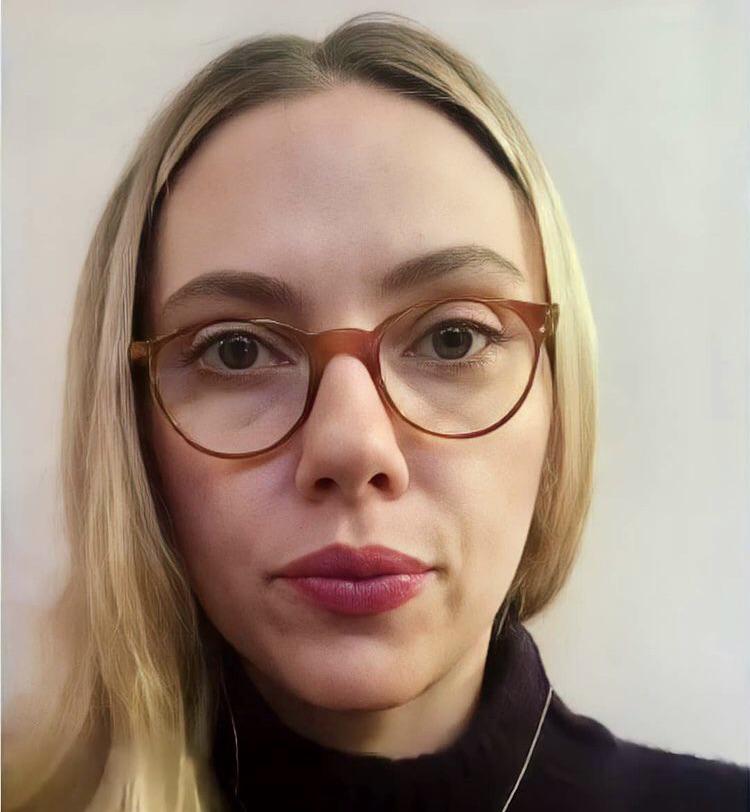 Mommy Scarlett demands you blow your load on her milf face. | Scrolller