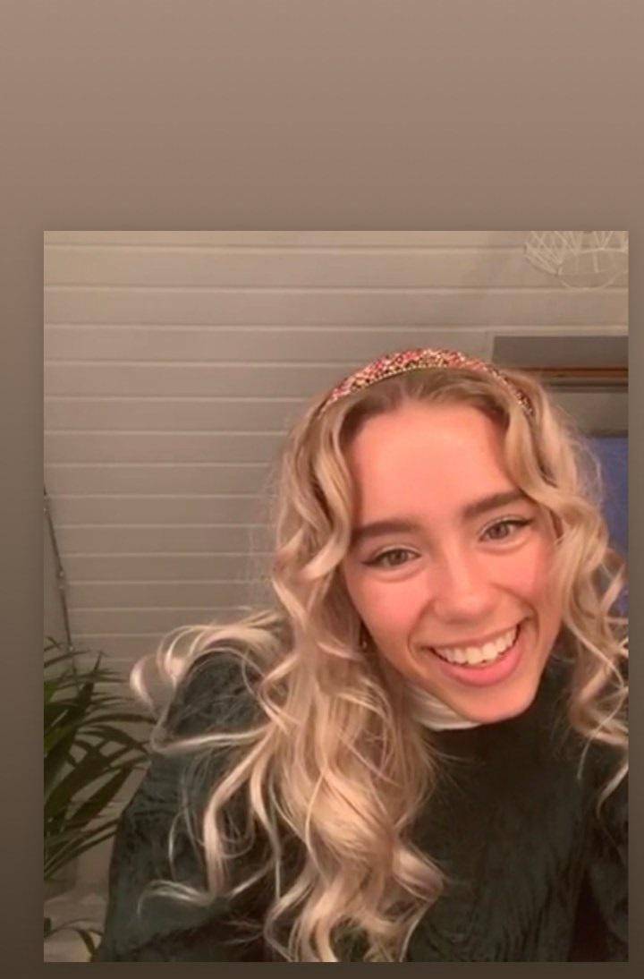 more curls | Scrolller