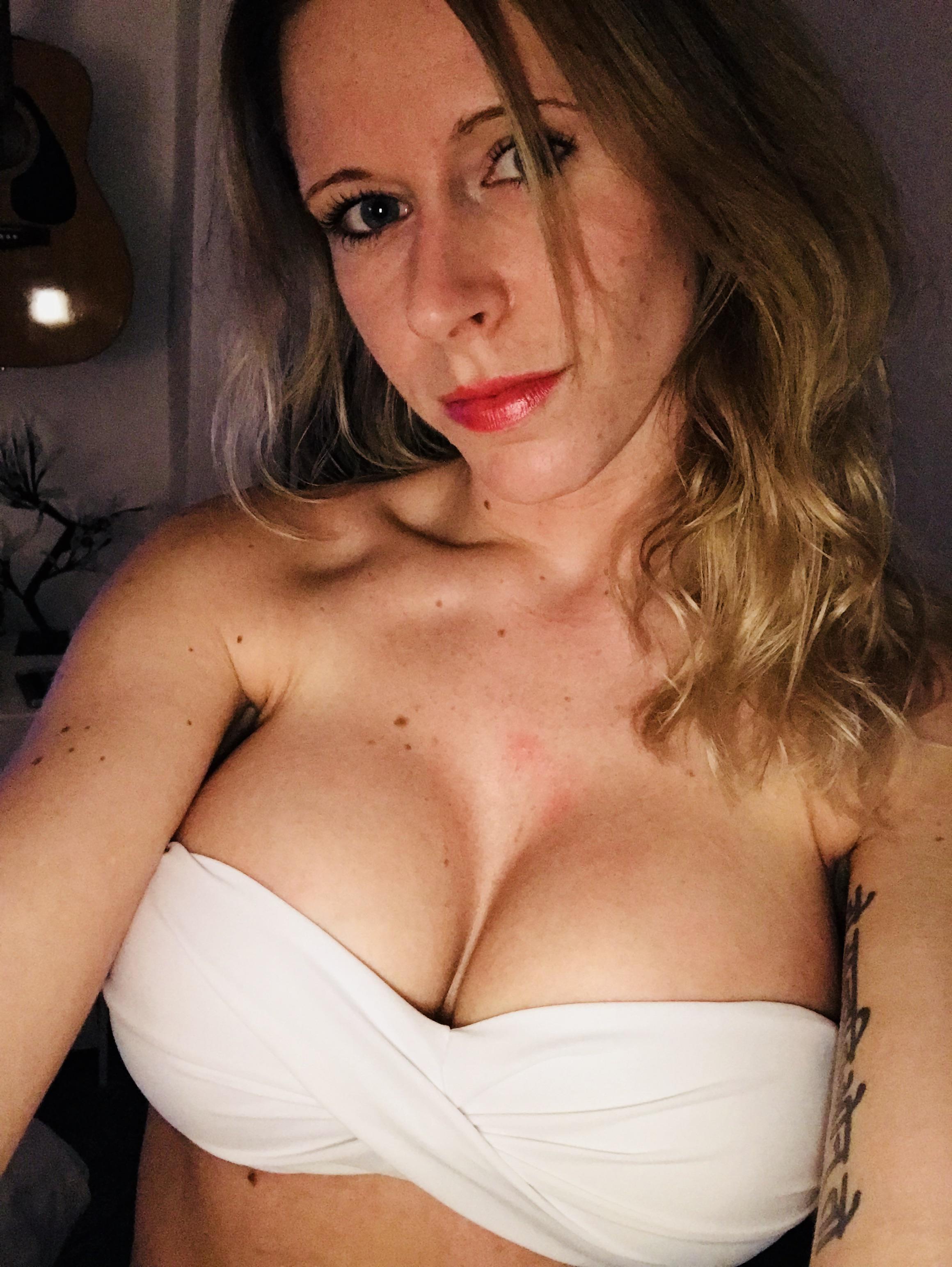 More of gf | Scrolller