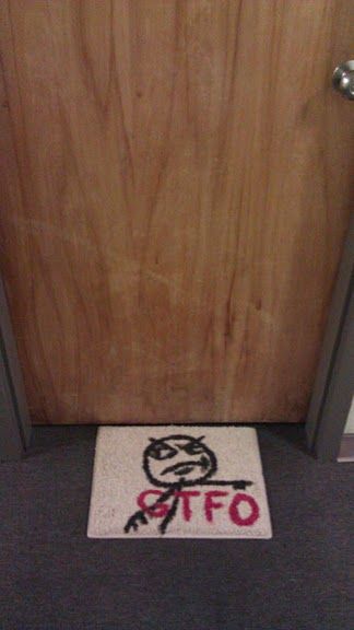 Most welcoming door mat every created. | Scrolller
