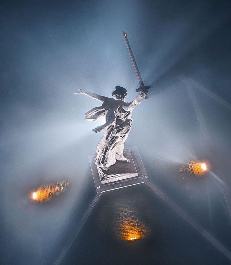 Motherland calls | Scrolller