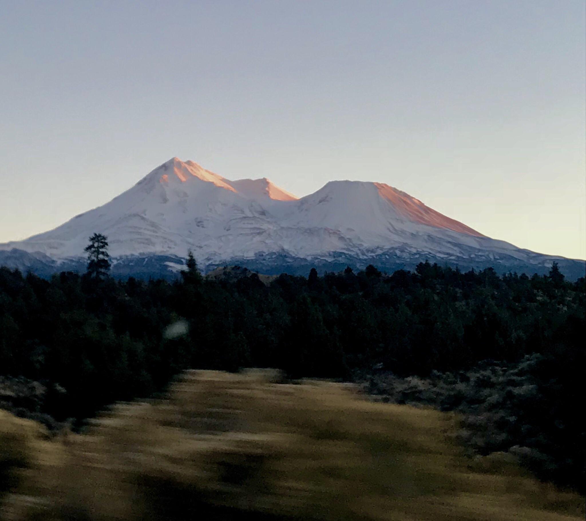 Mount Shasta at sunset 11/27 | Scrolller
