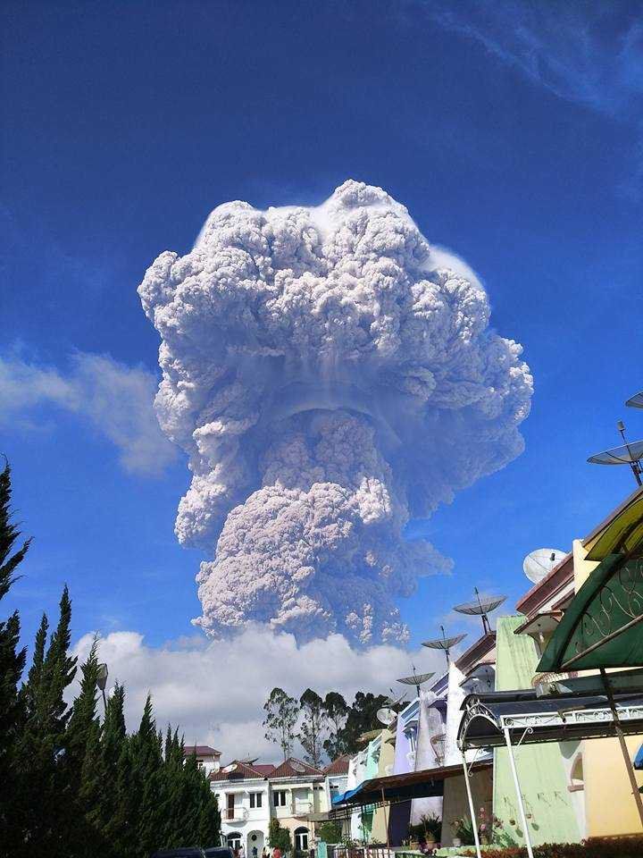 Mount Sinabung eruption | Scrolller