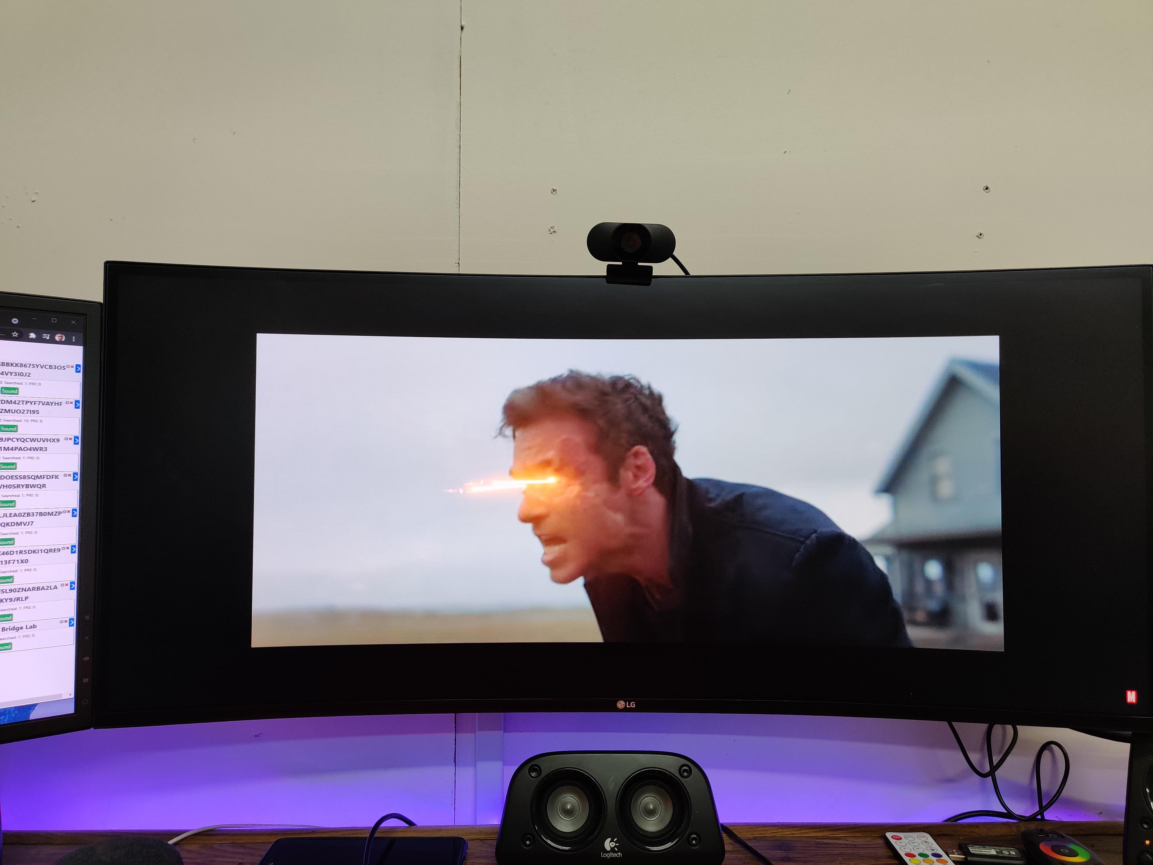 Movie trailers that have a black box around them in Fullscreen when ...