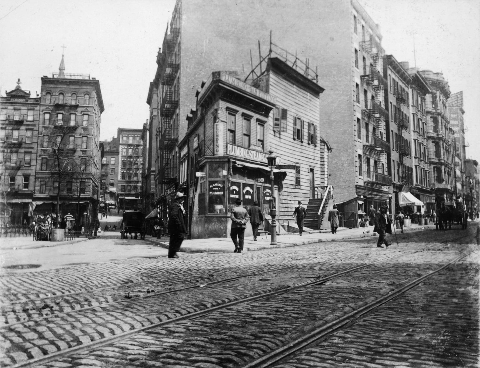 Mulberry Bend and Mosco Street in Five-Points, 1900, Photo: Eugene Armbruster | Scrolller