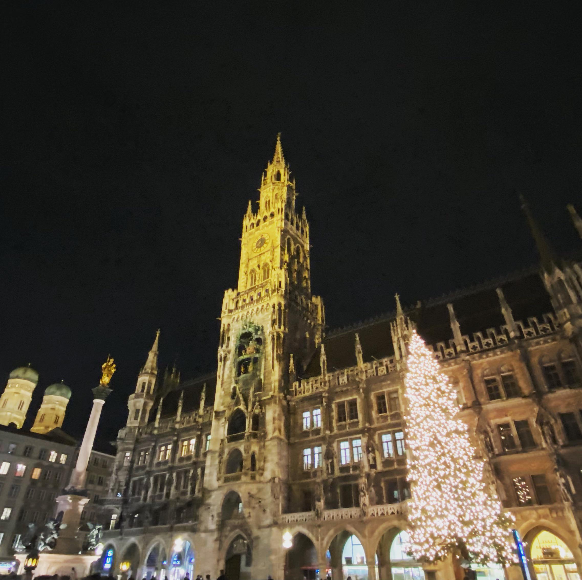 Munich @ night | Scrolller