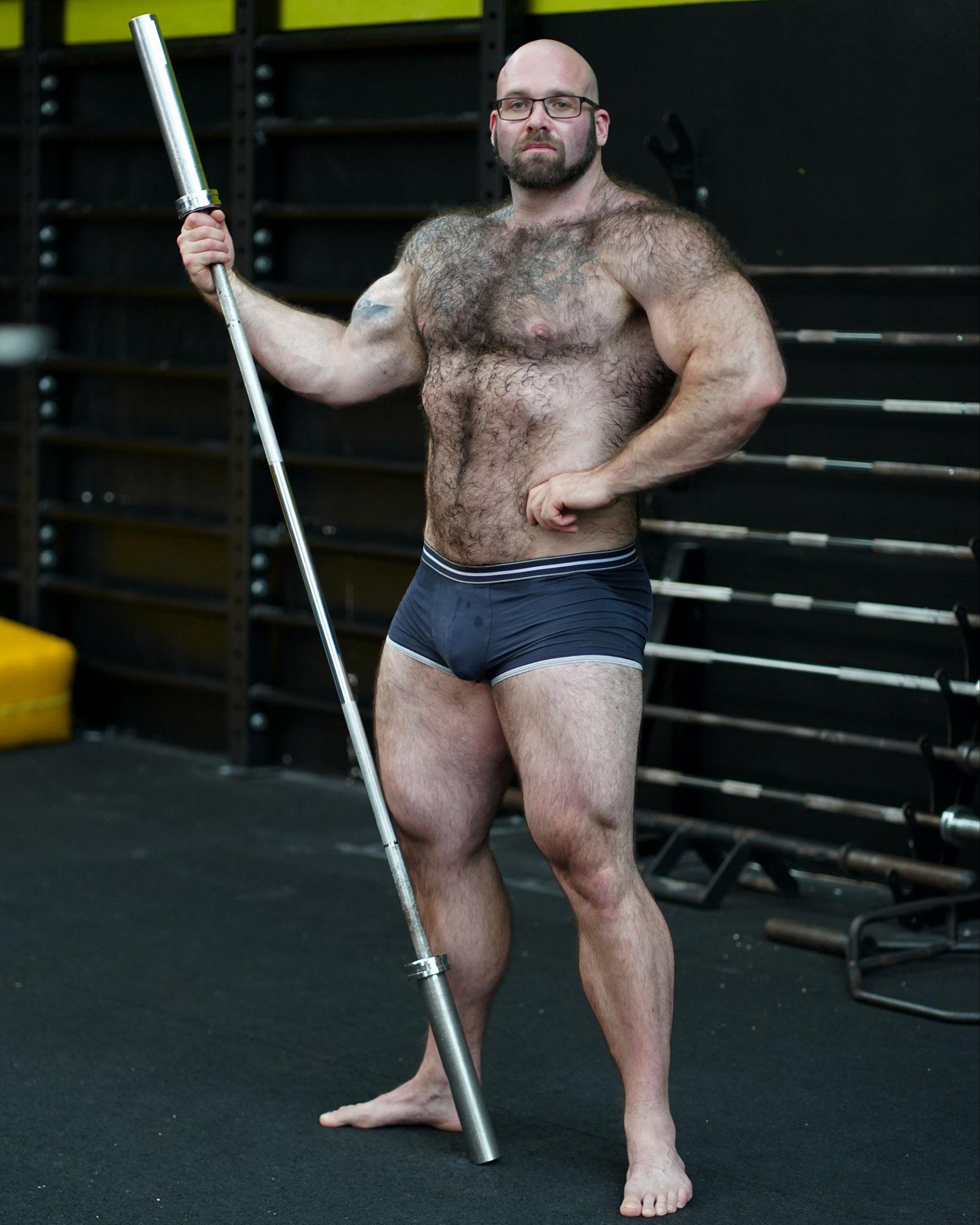 Muscle bear in the gym ... | Scrolller