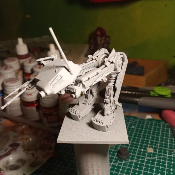 my 1/72 kitbash mecha after priming | Scrolller