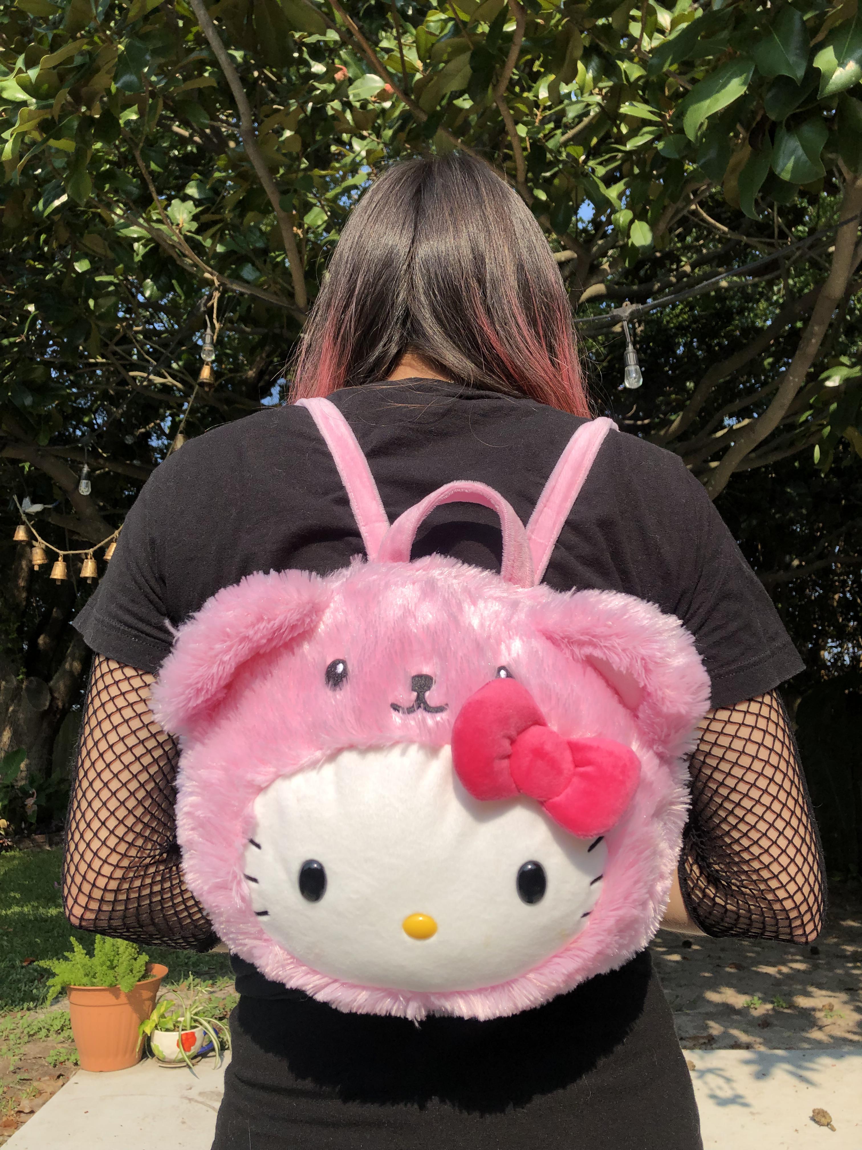 My backpack 💗 | Scrolller