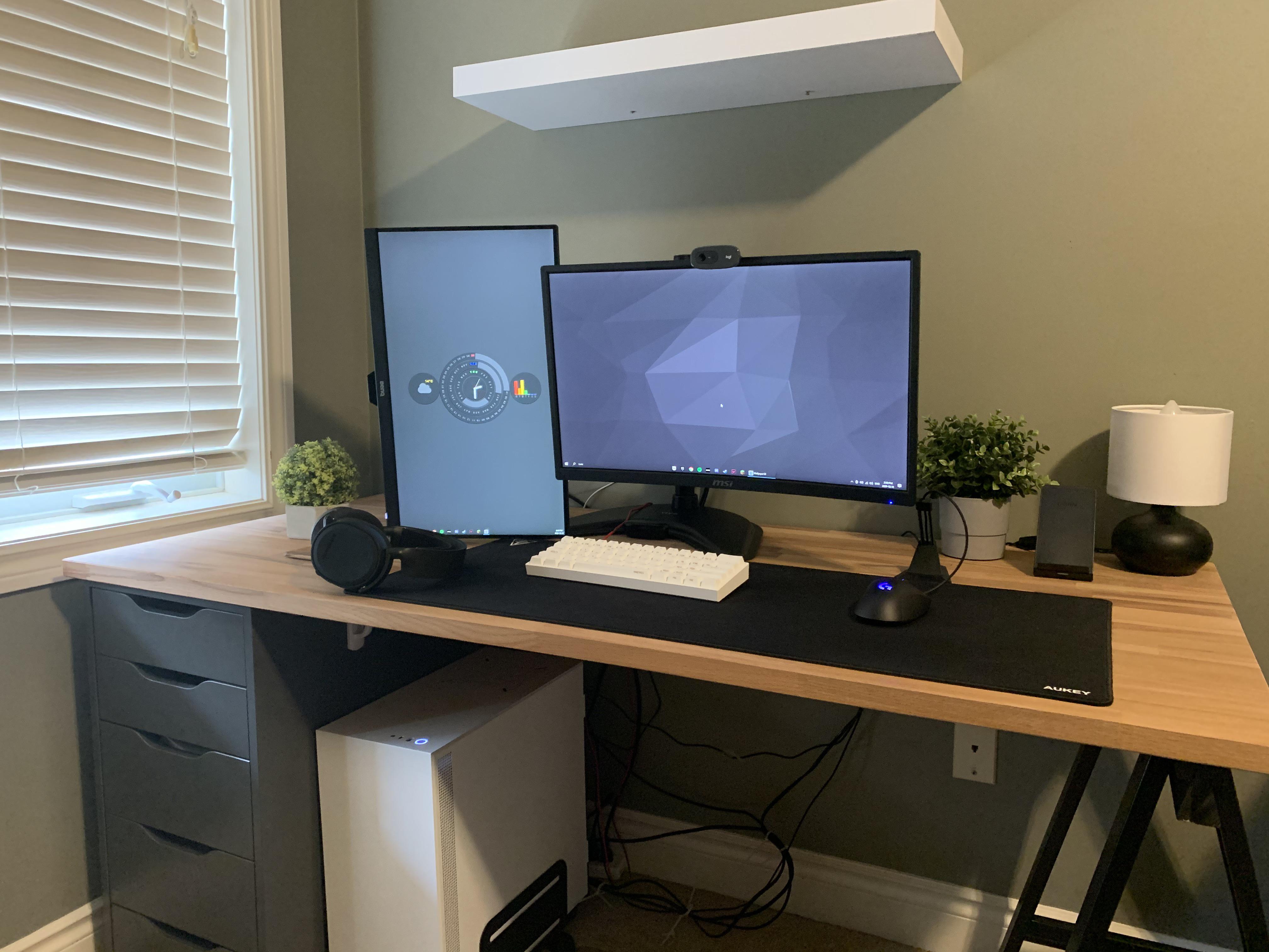My Coding/Work Setup | Scrolller