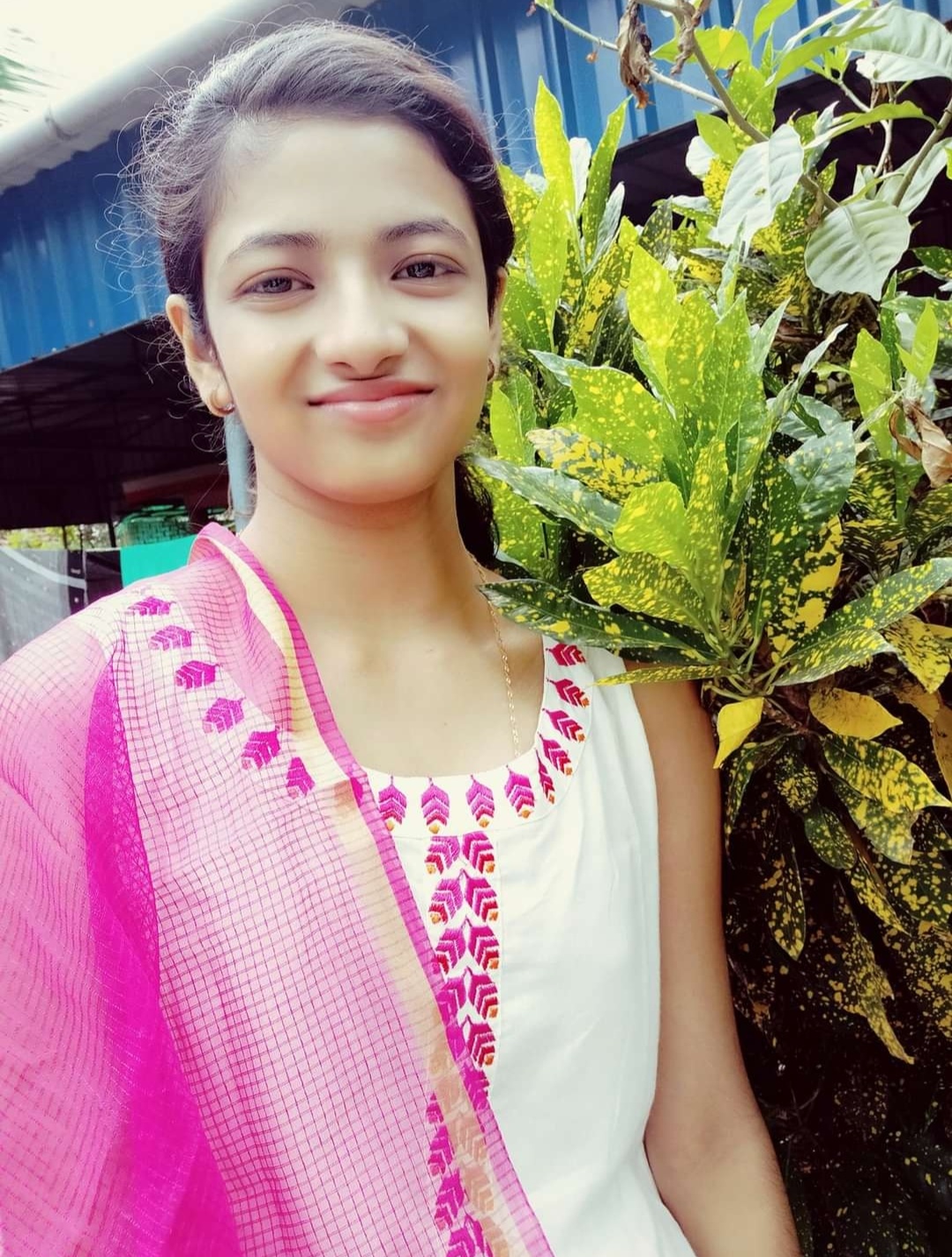 my cousin 👅 | Scrolller