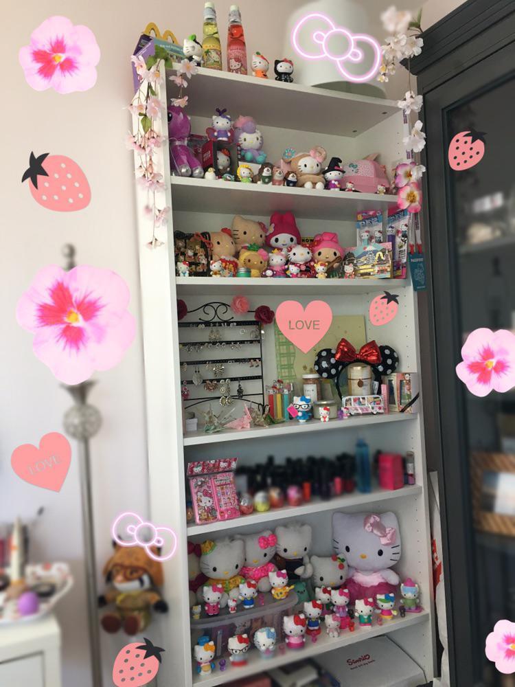 My current Hello Kitty display | Scrolller