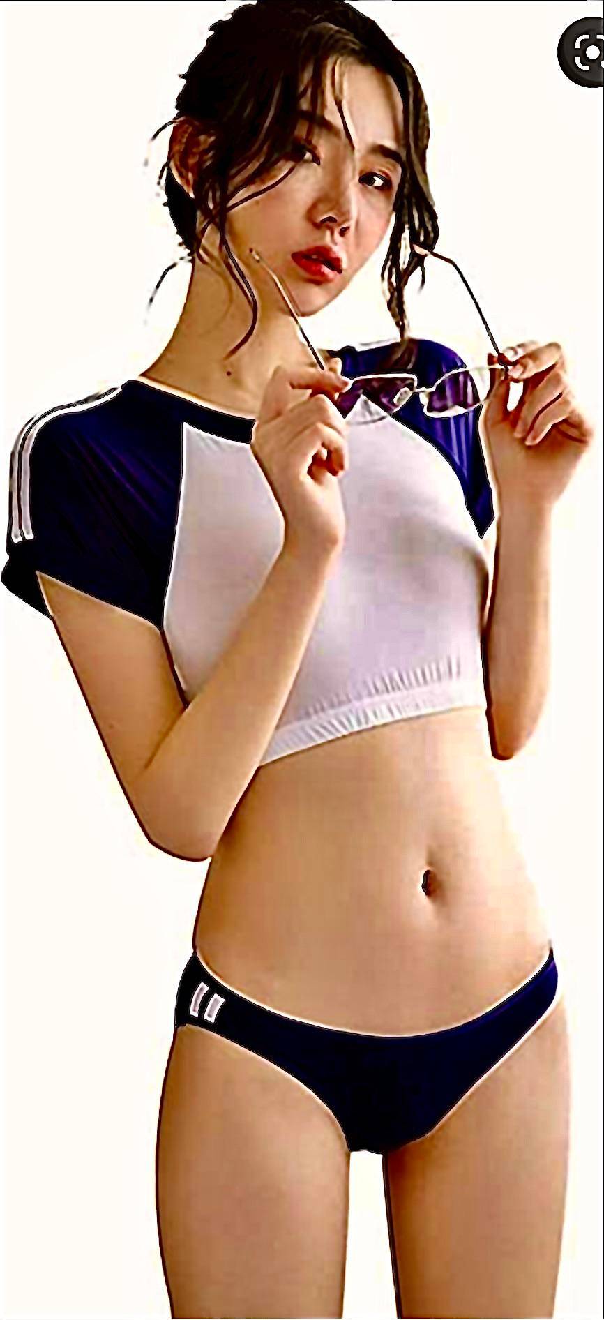 My favorite picture of exposed midriff... | Scrolller