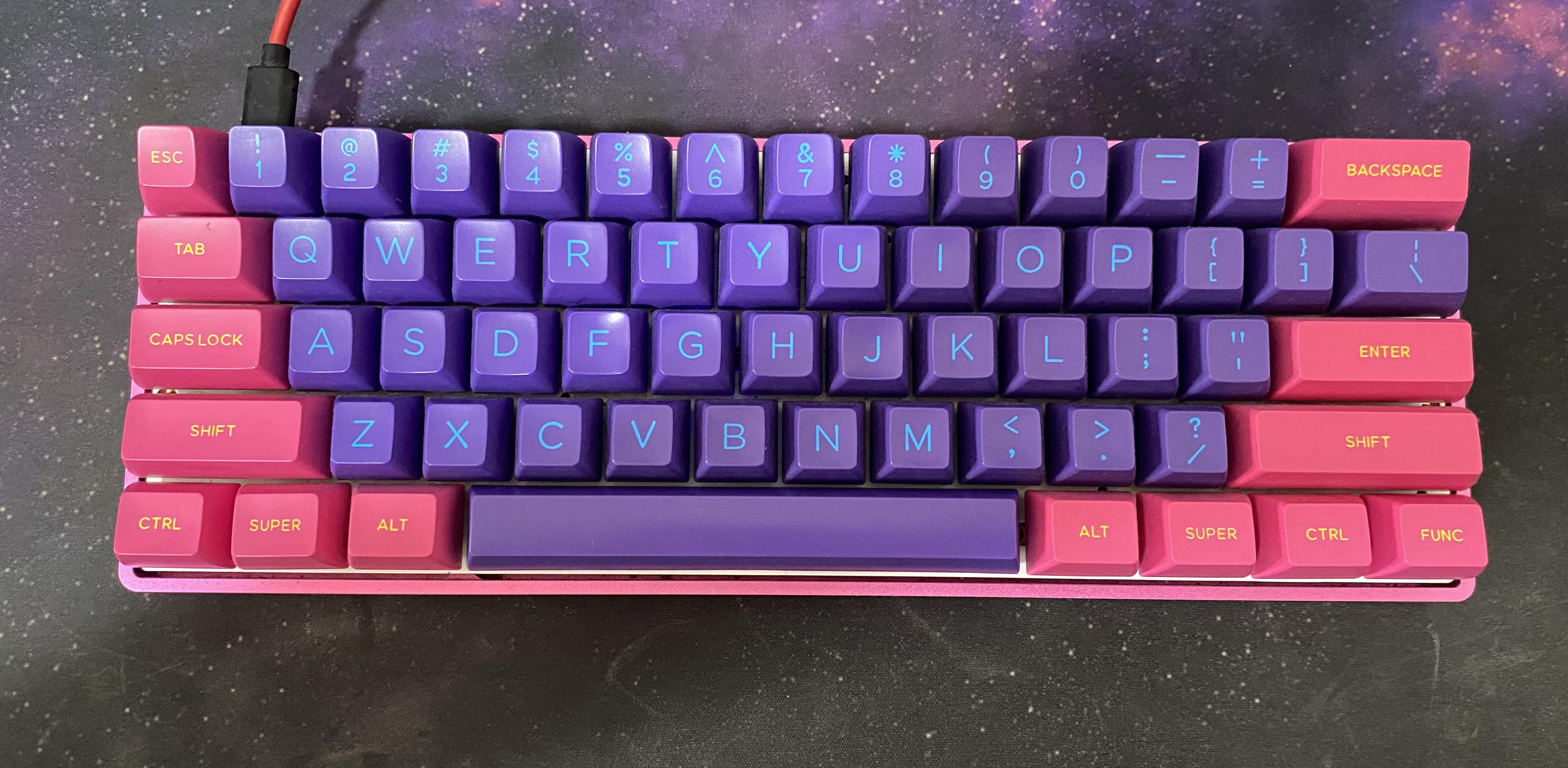 My first custom keyboard ⌨️ | Scrolller