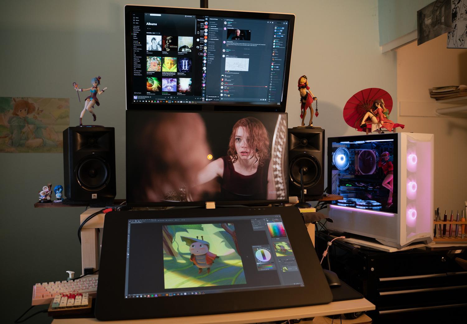 My first triple monitor setup for productivity | Scrolller
