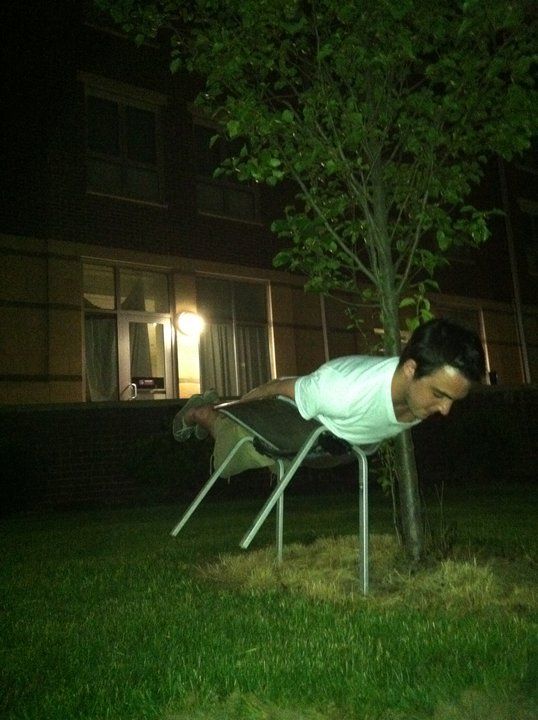 My friend doing the "lean back" plank | Scrolller