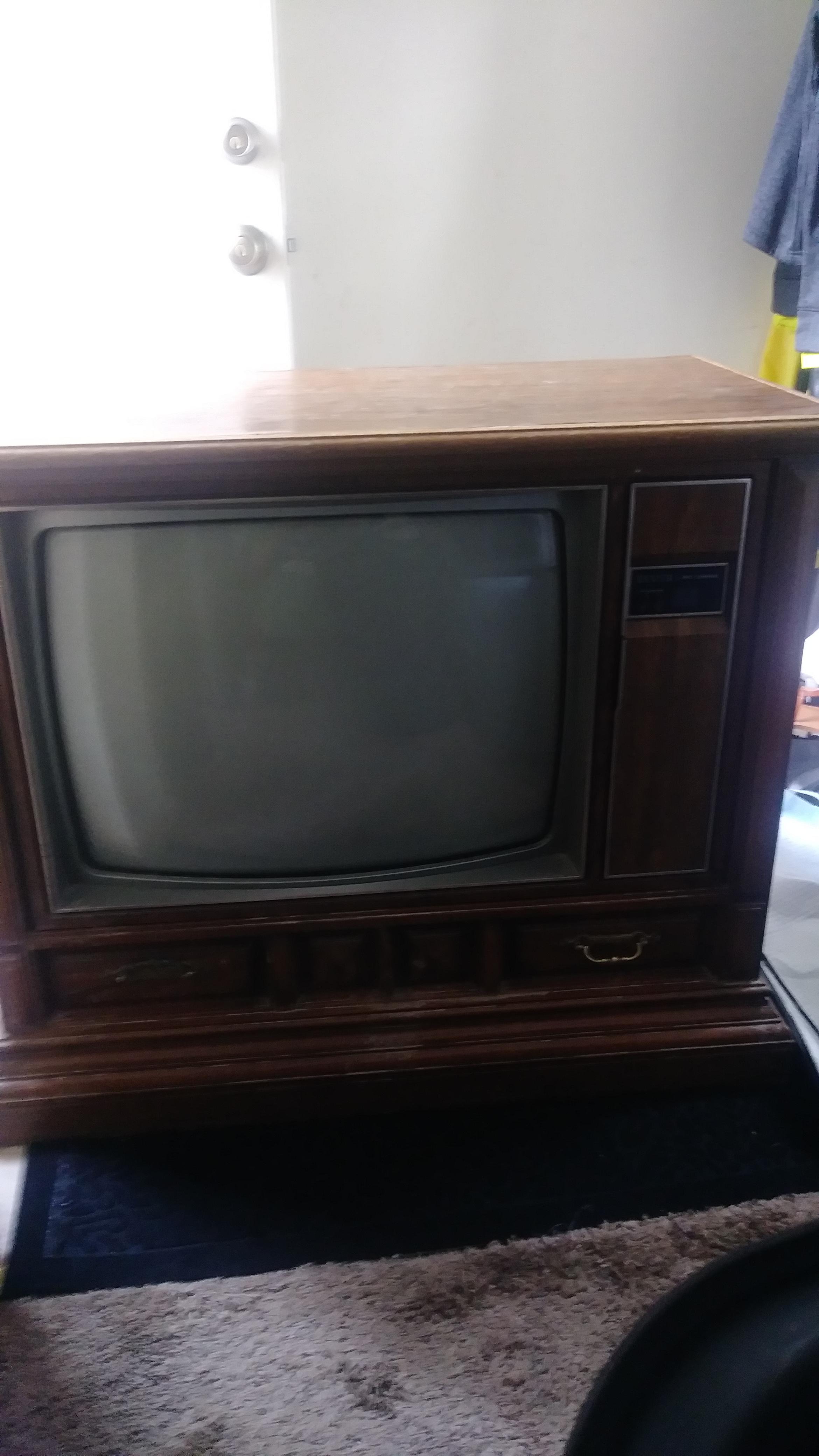 My friend's new space comand zenith 1970's crt | Scrolller
