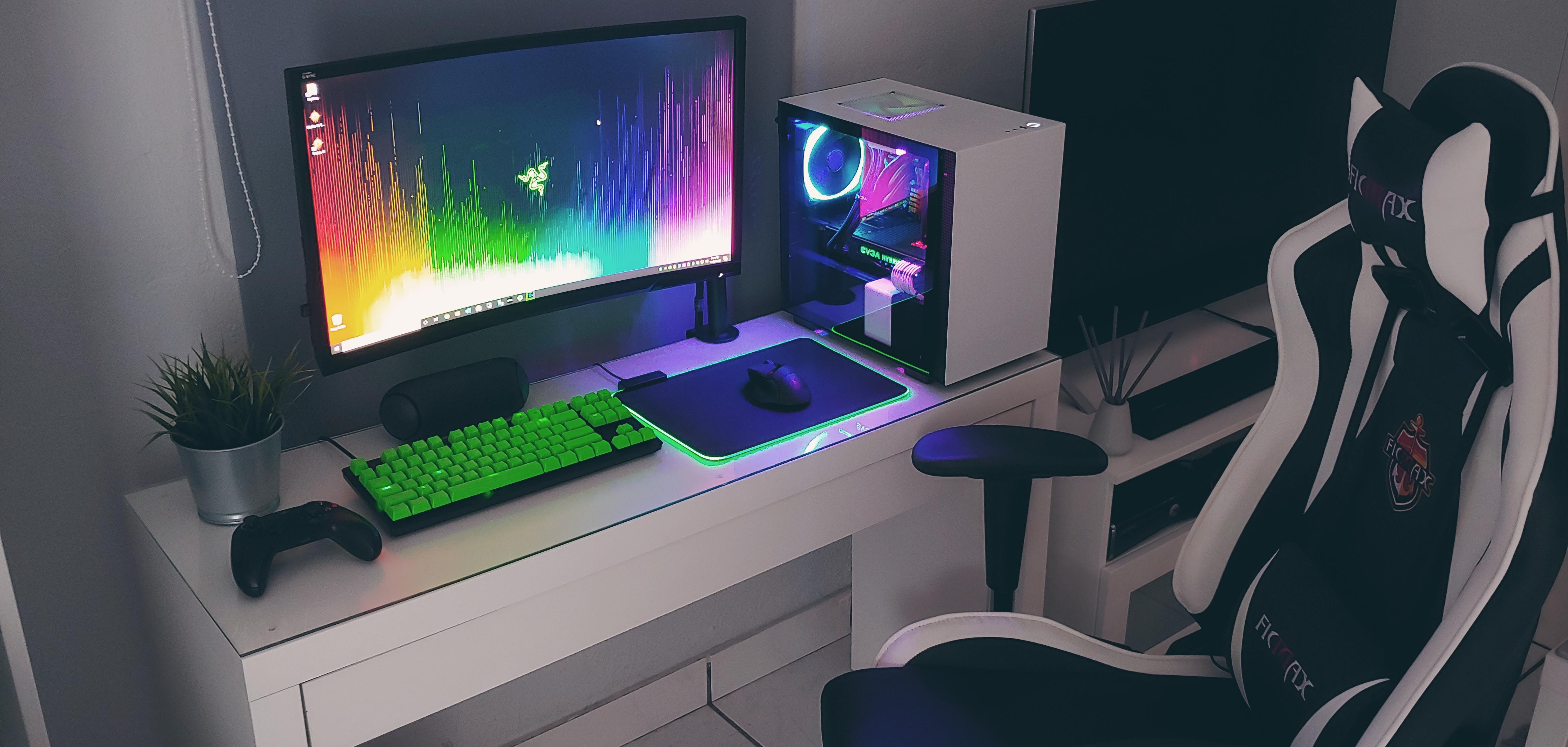 My gaming setup | Scrolller