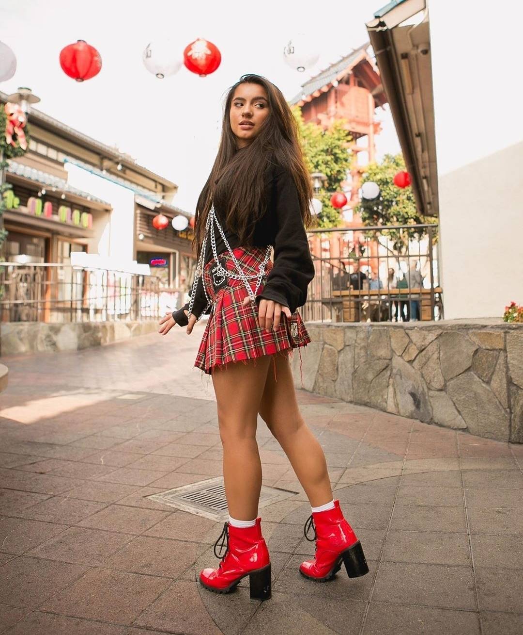 My girlfriend | Scrolller