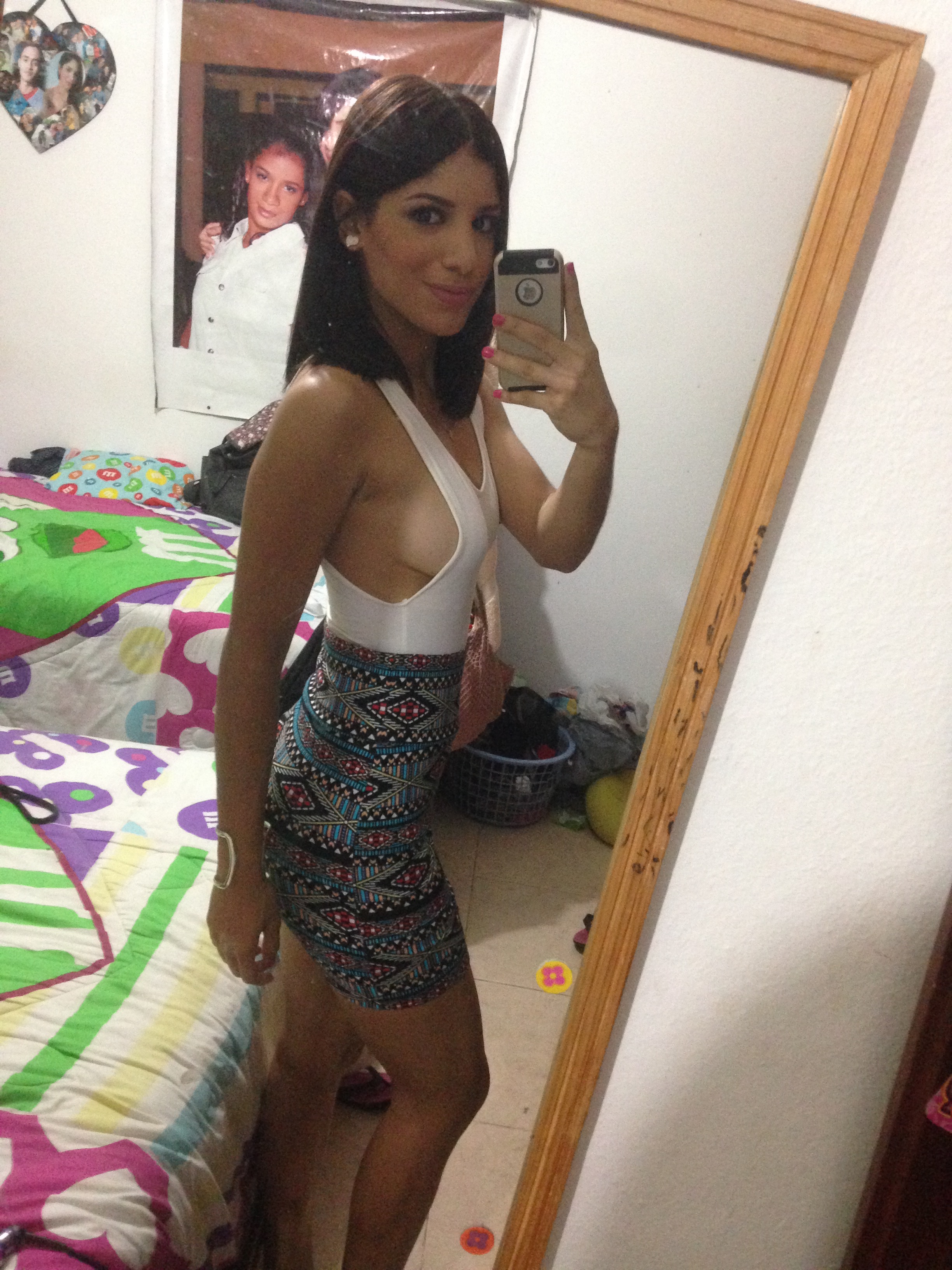 My Girls Sideboob. | Scrolller