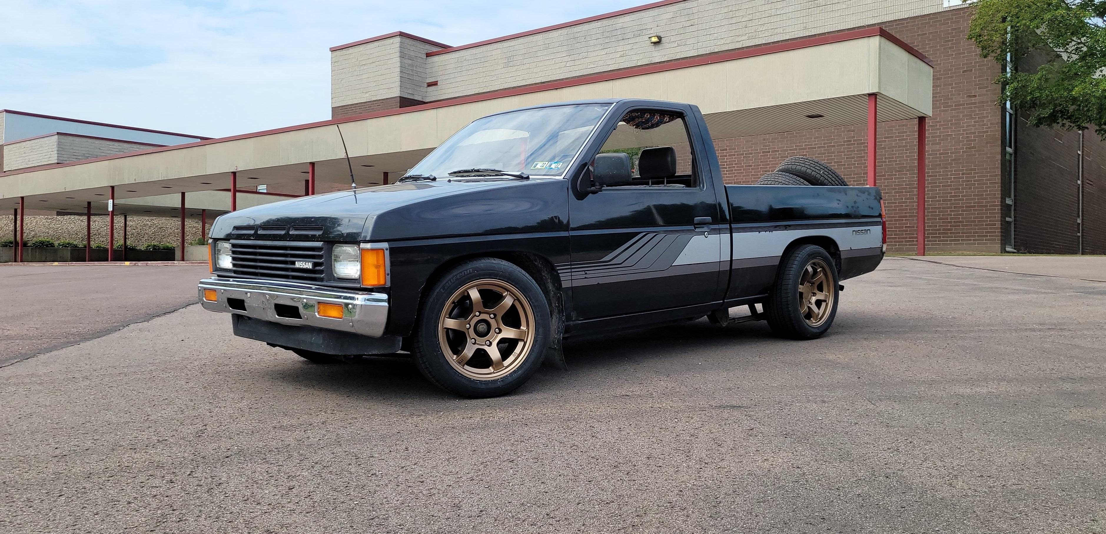 My hardbody | Scrolller