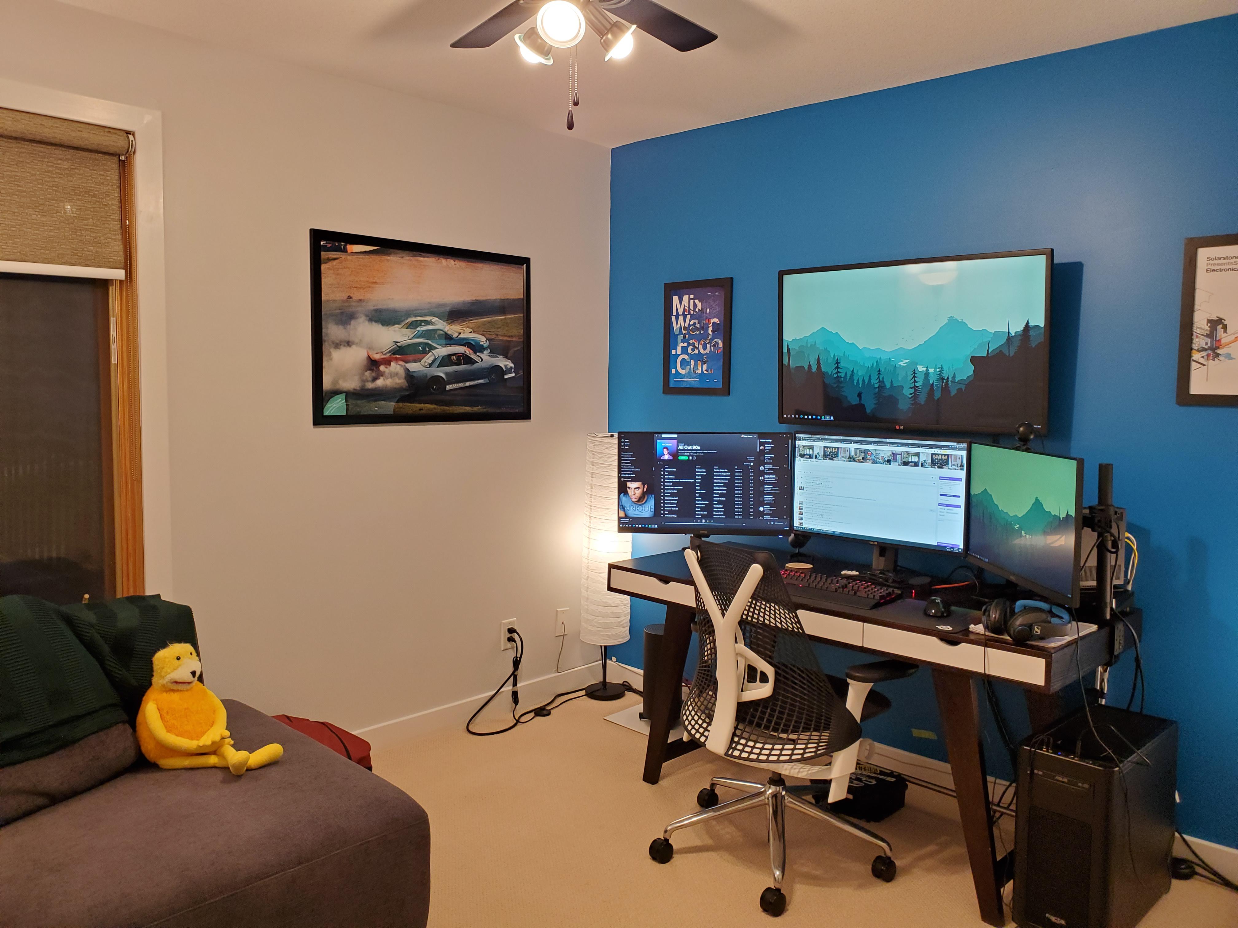 My home office in Calgary, AB | Scrolller