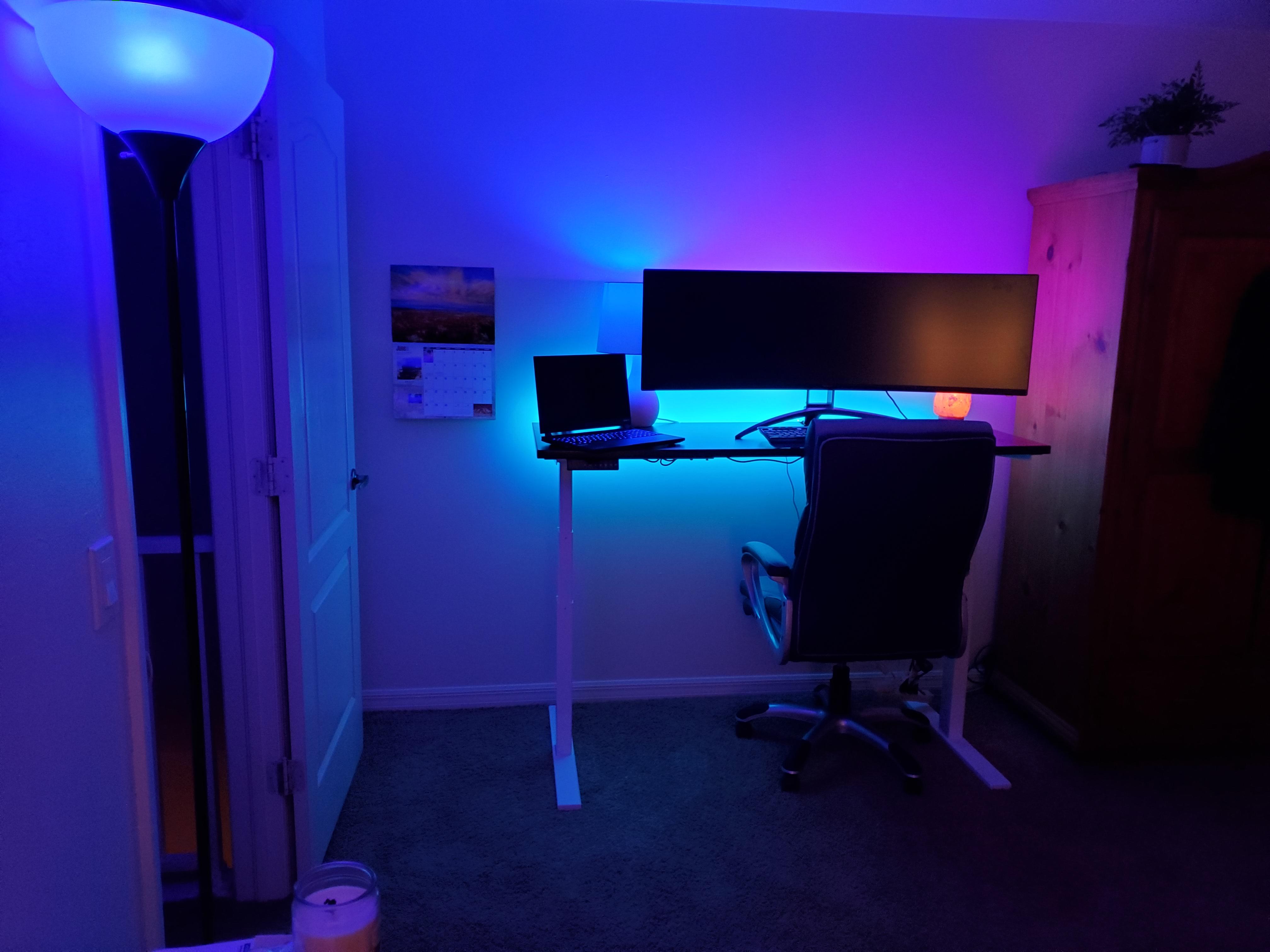 My little office nook | Scrolller