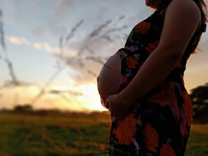 My maternity photo at 37 weeks. | Scrolller