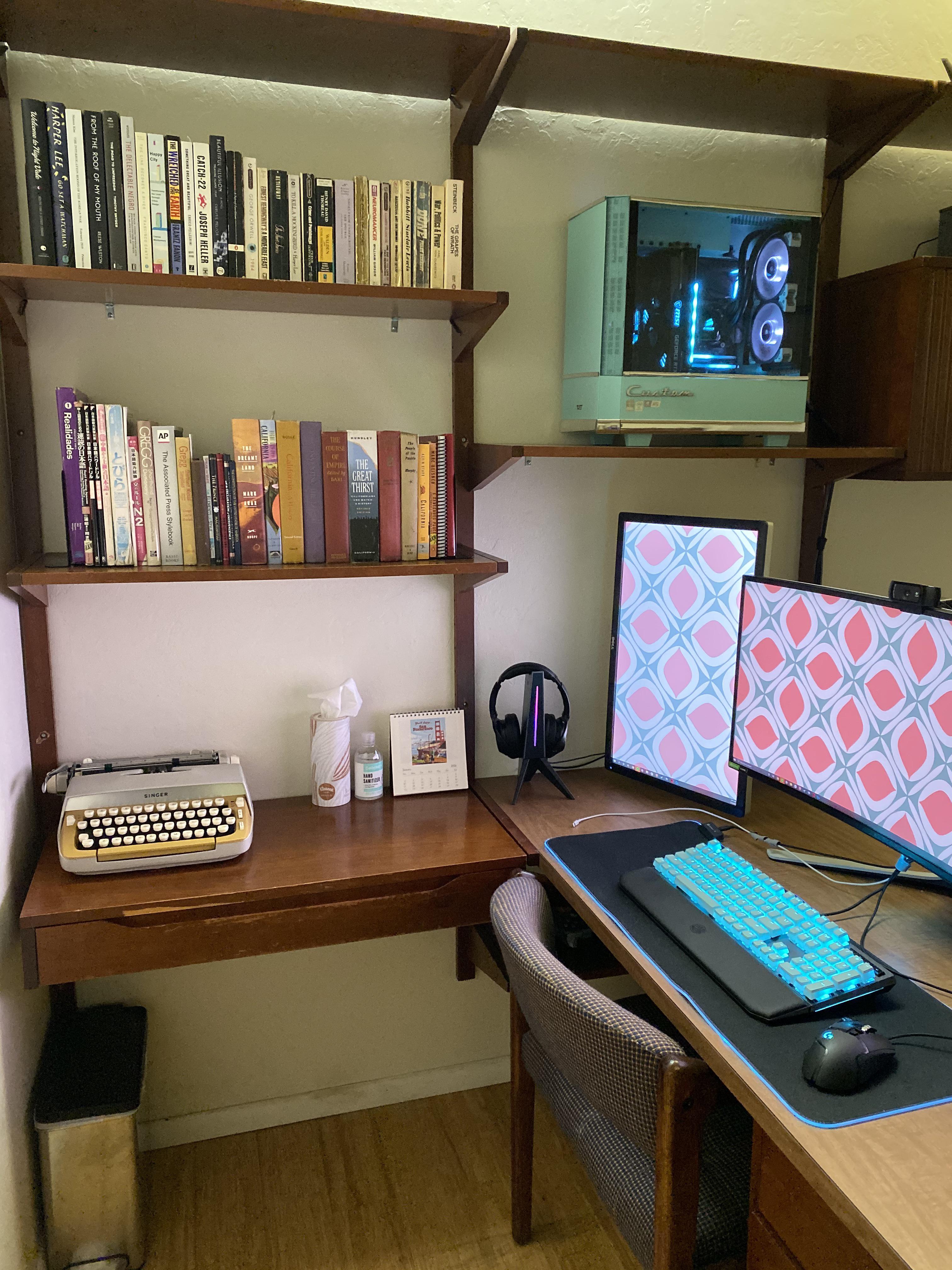 My mid-century workstation. | Scrolller