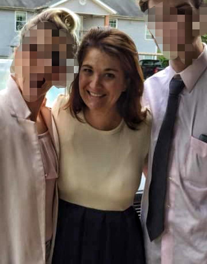 My moms visible nips 😜 | Scrolller