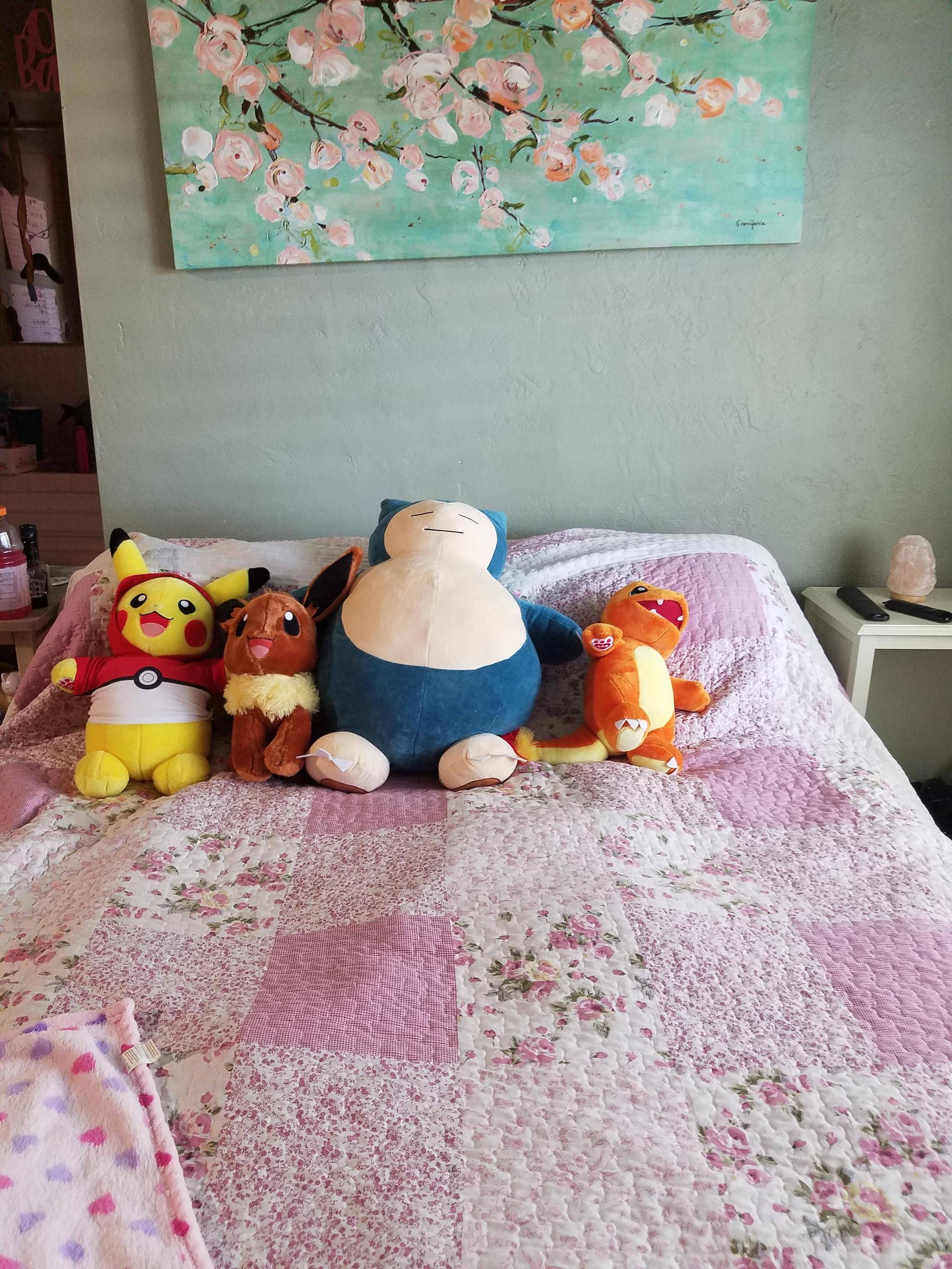 My new 24 inch Snorlax | Scrolller