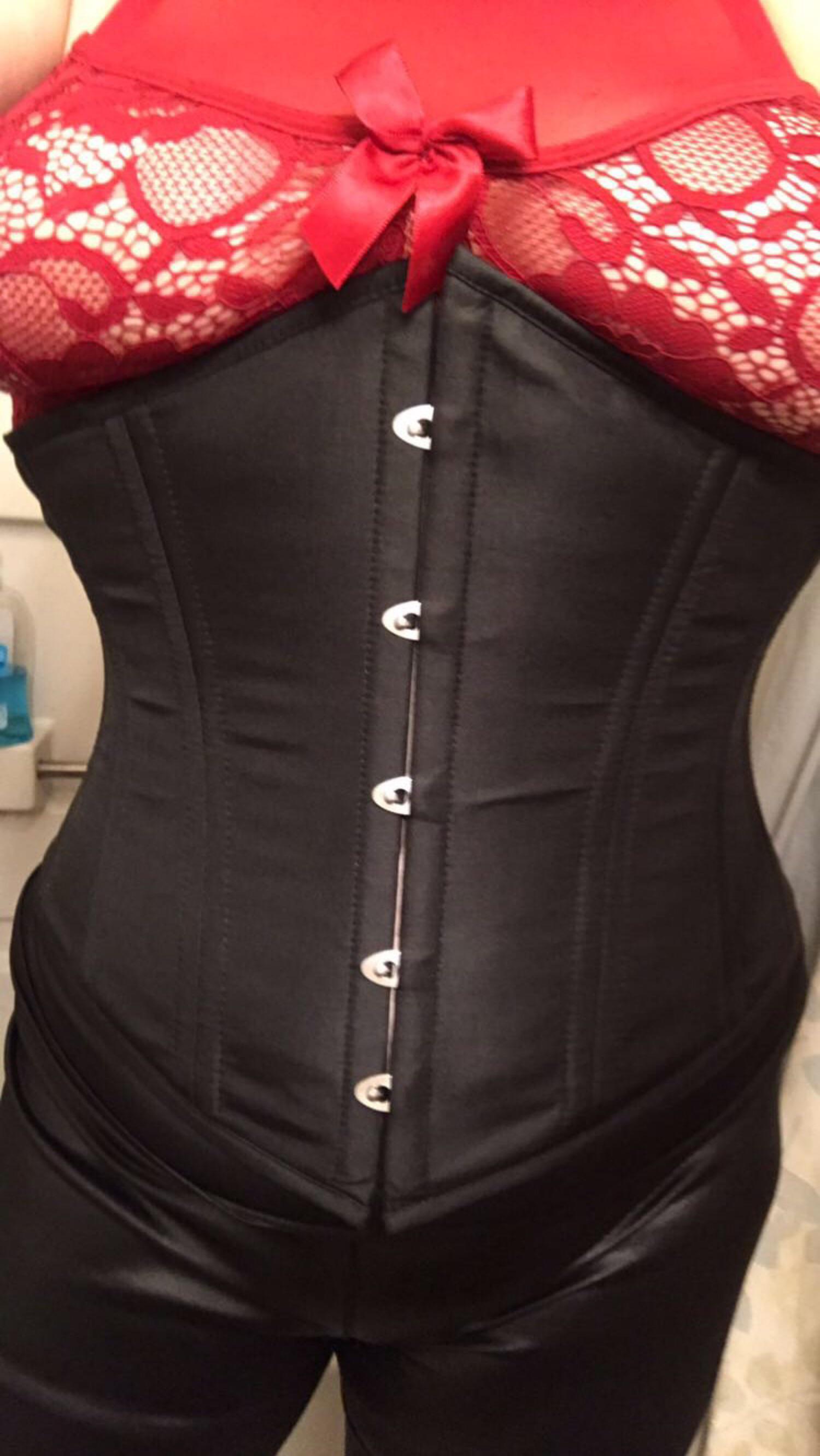 My new corset arrived😏😈 | Scrolller
