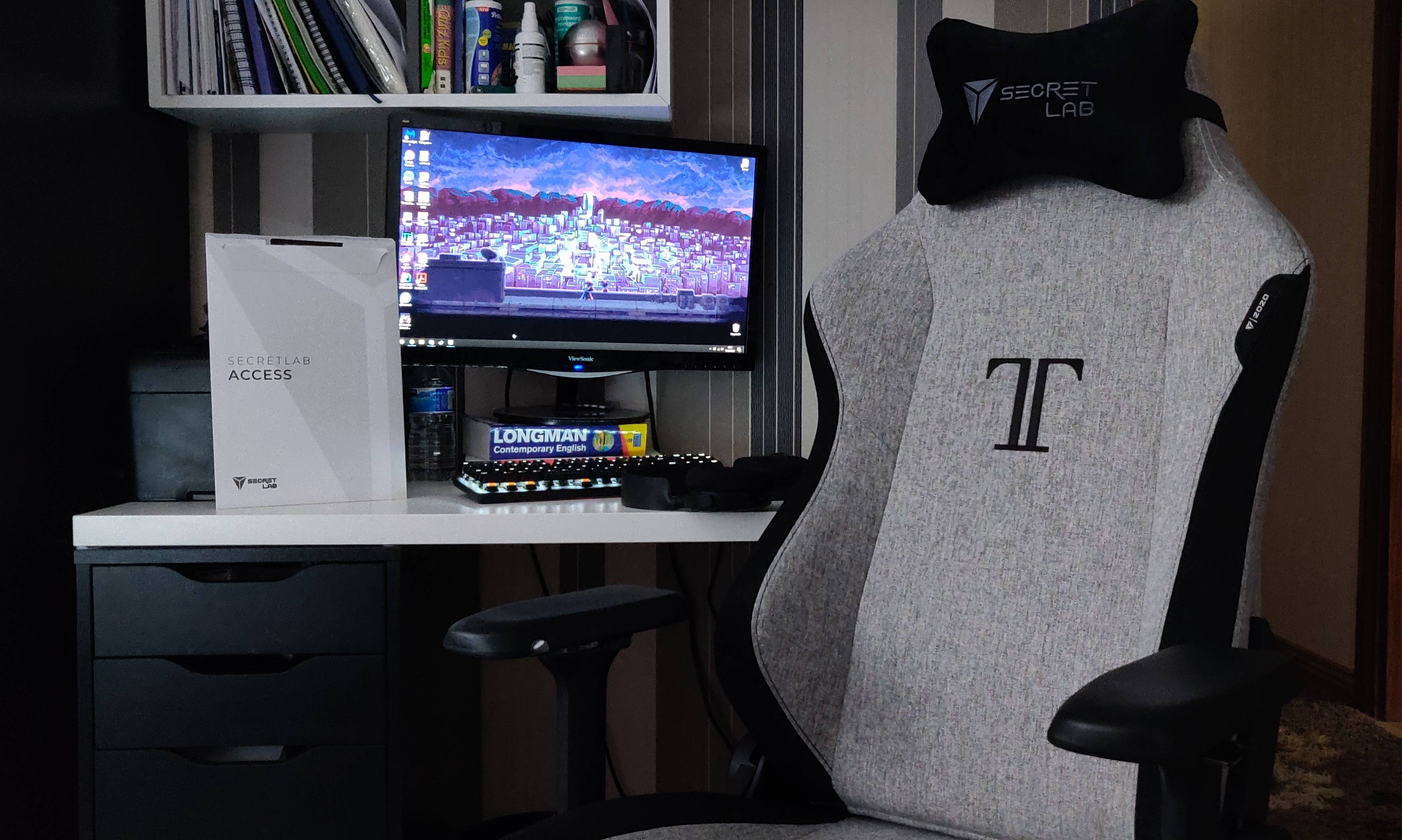 My new #secretlab chair, came early! Looks amazing. | Scrolller