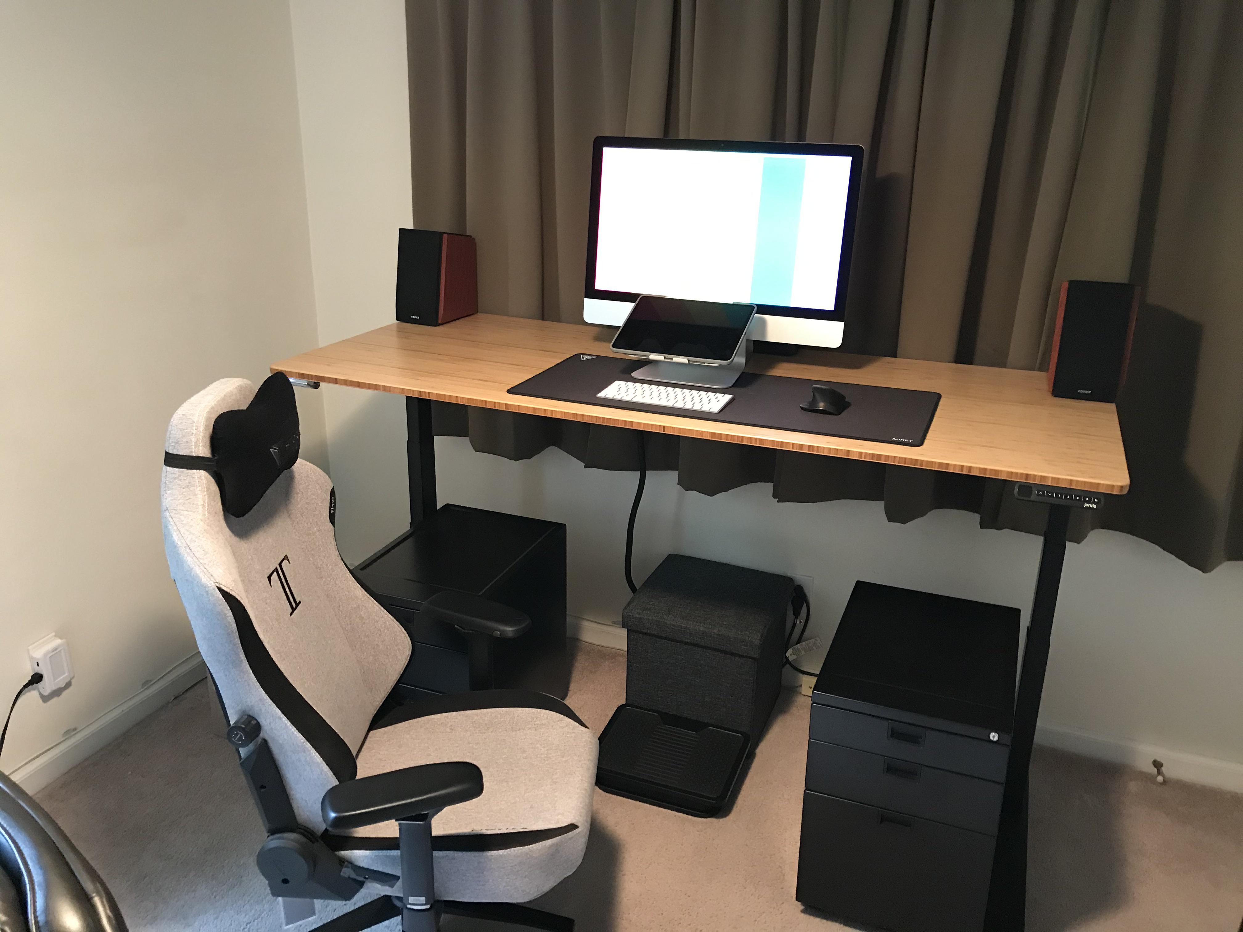 My no frills home office setup | Scrolller