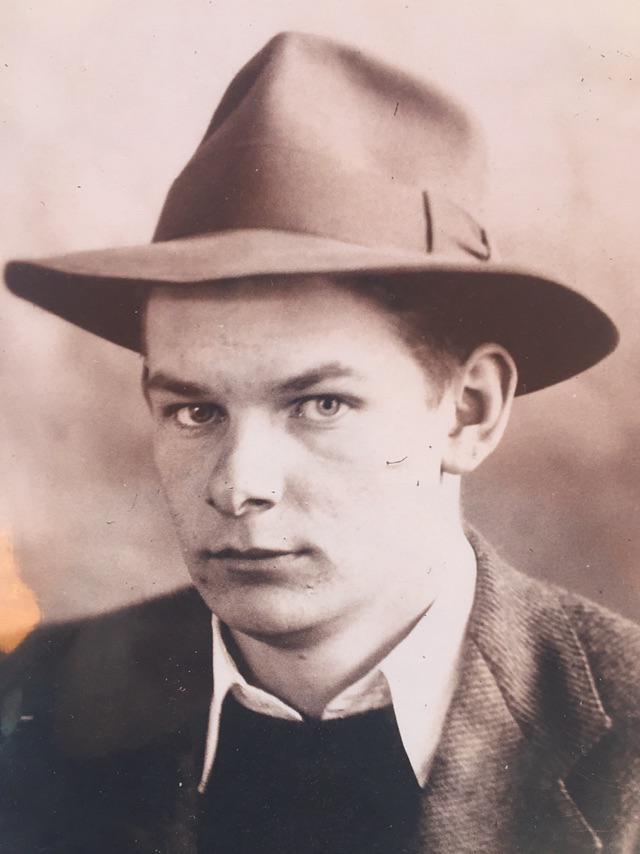 My Papa in the 1940s | Scrolller