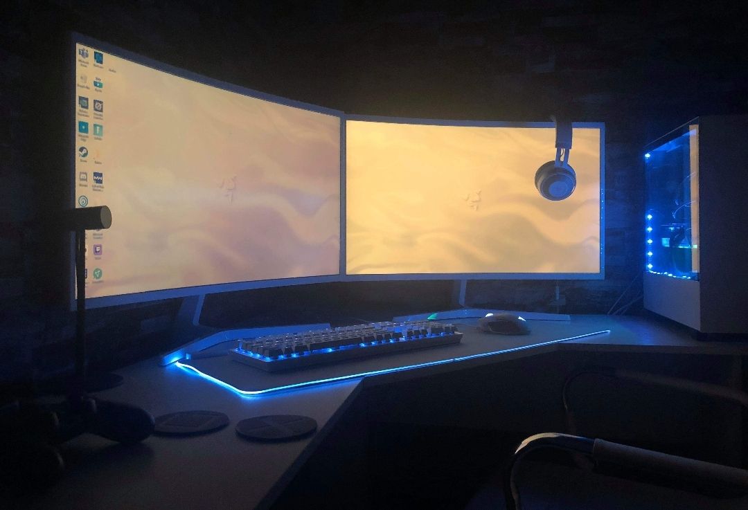 My razer goliathus is finally flat thanks to velcro | Scrolller