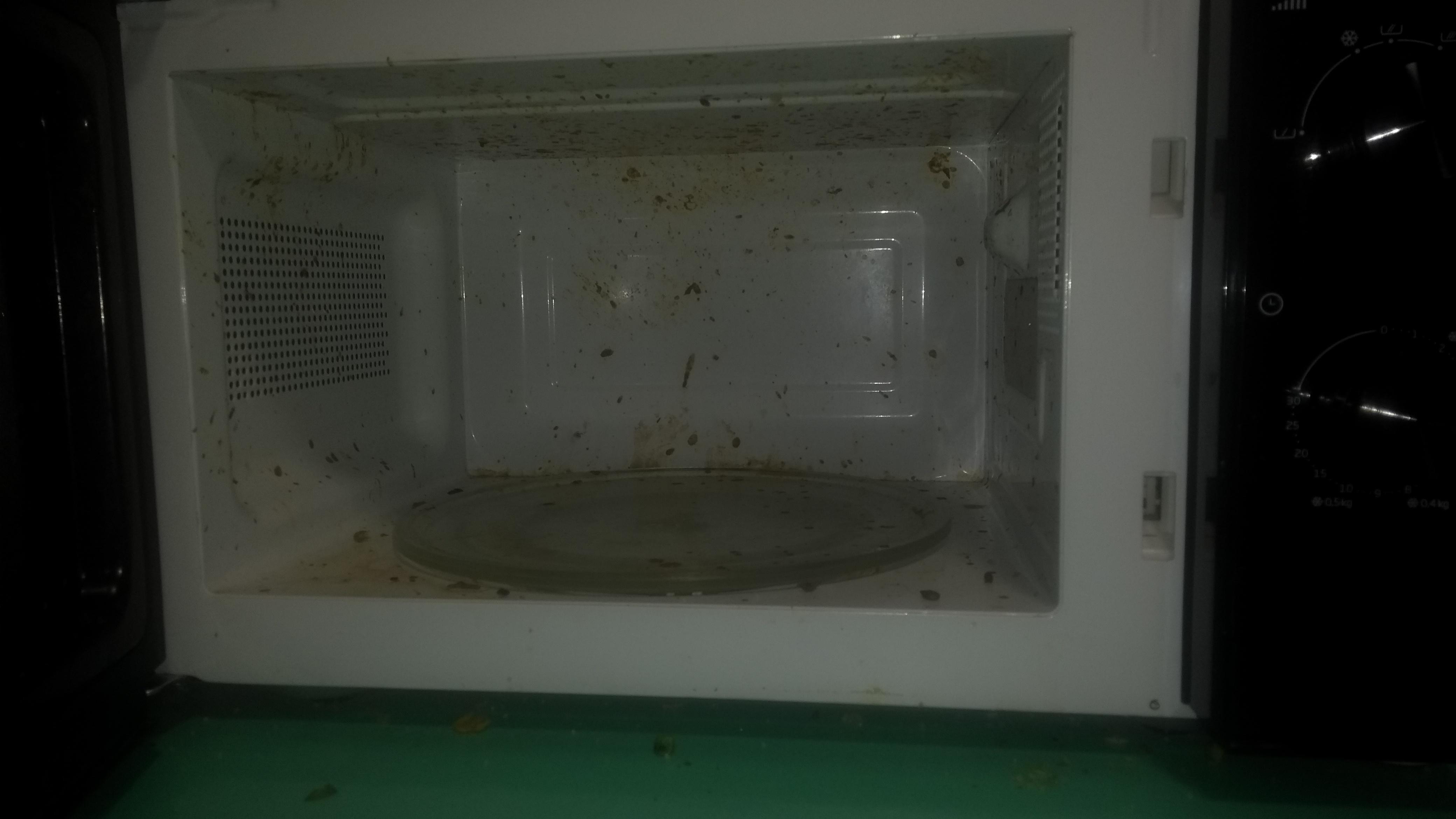 My student accomodation's microwave | Scrolller
