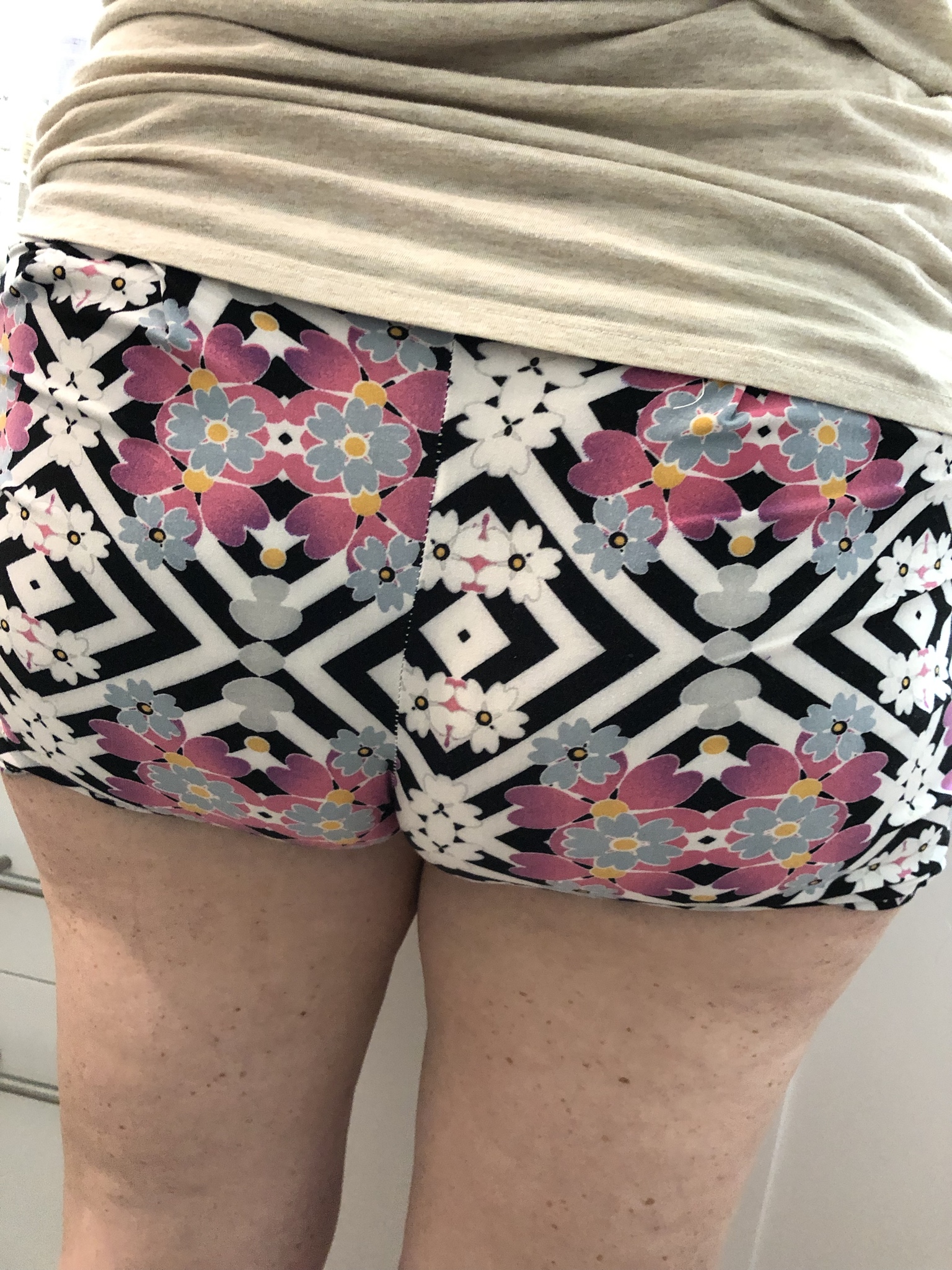 My wife eats these shorts | Scrolller