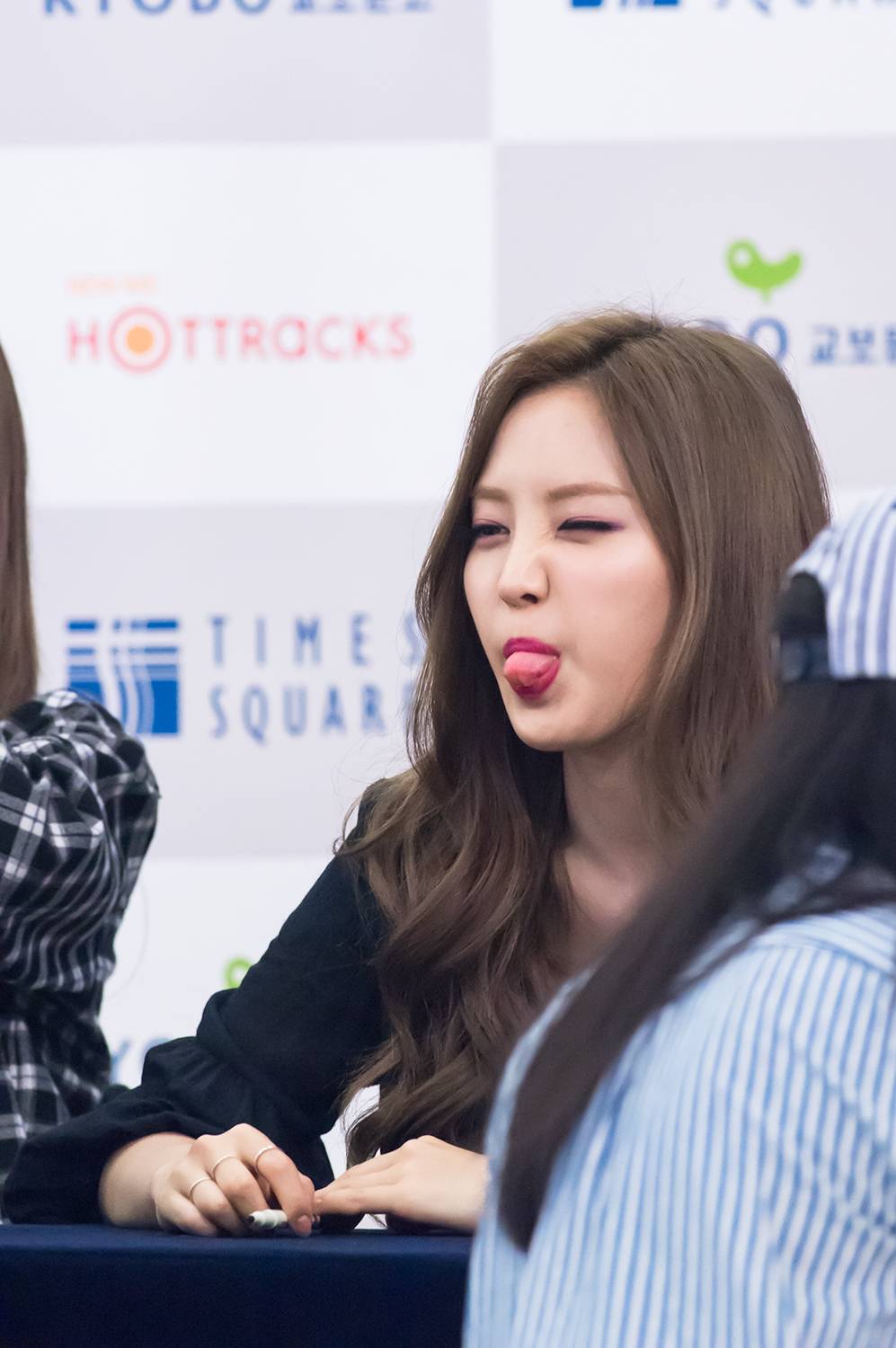 Naeun Merong | Scrolller