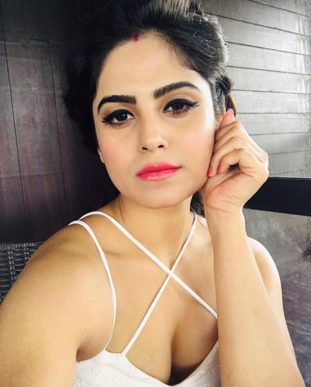 Naina Ganguly | Scrolller