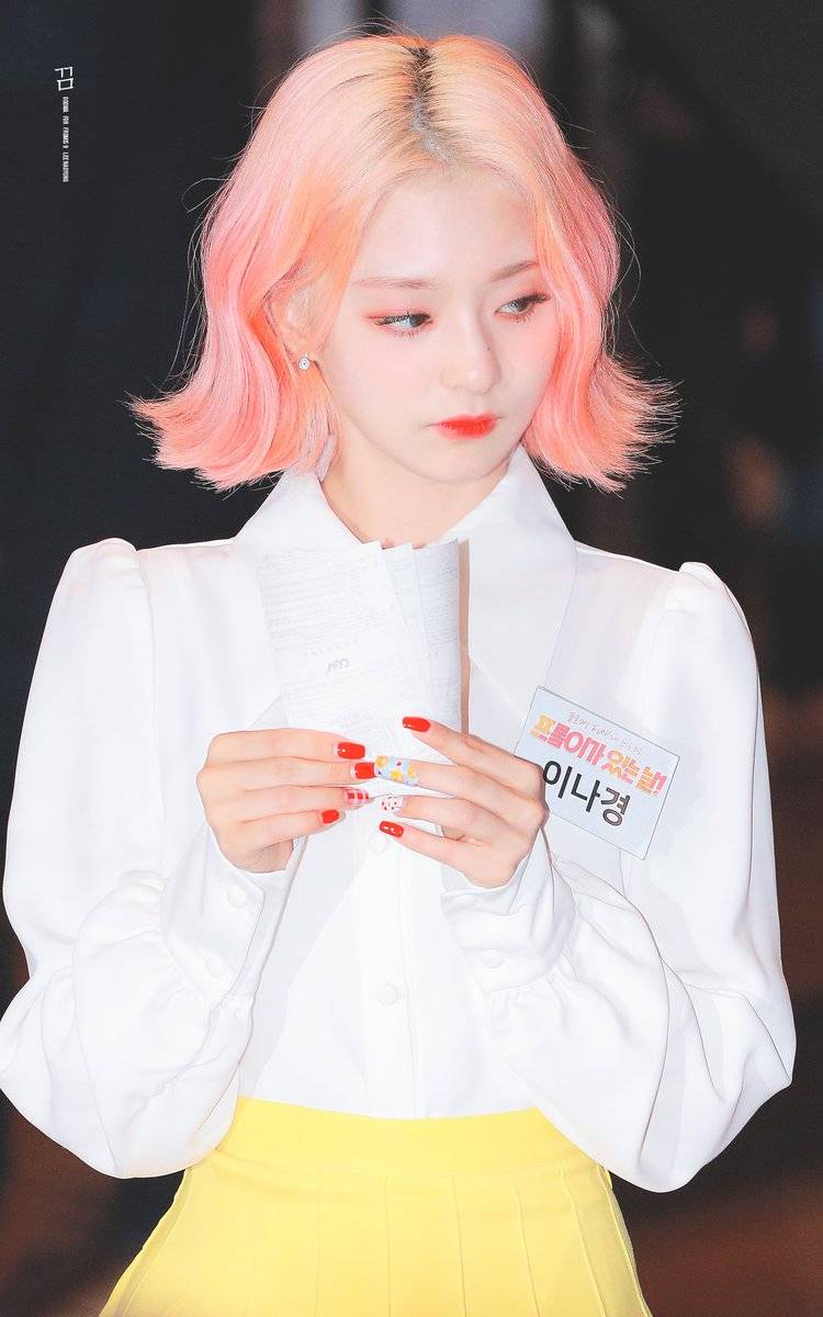 Nakko glance | Scrolller