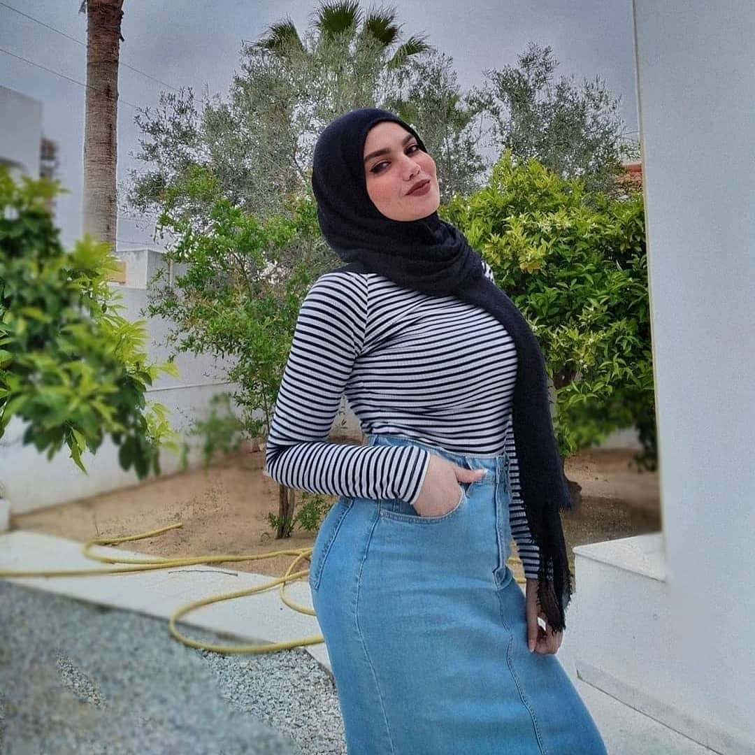 Name Unknown | Scrolller