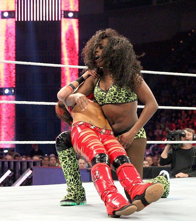 Naomi breaking Brie Bella's back | Scrolller