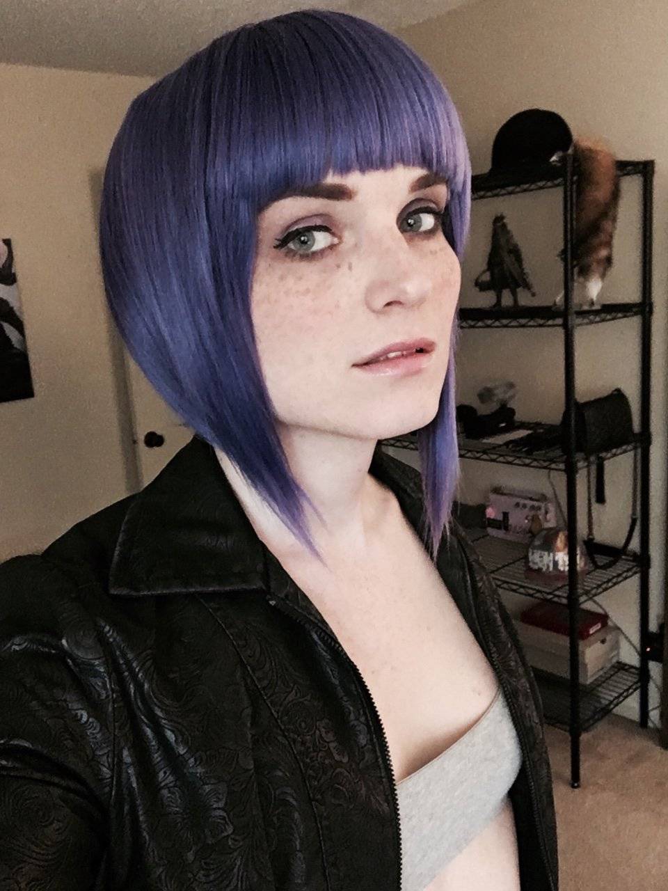 Natalie in violet | Scrolller