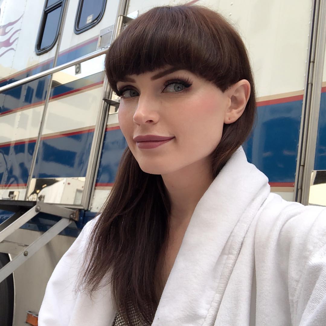 Natalie Mars | Scrolller