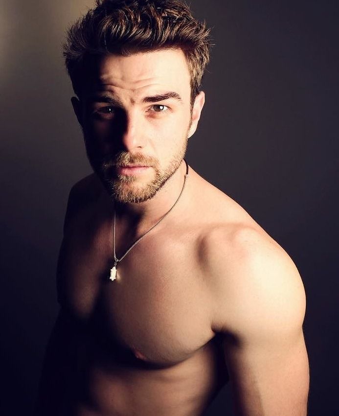 Nathaniel Buzolic - Australian Actor | Scrolller
