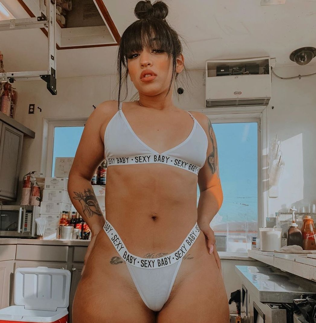 Naughty at work [F] | Scrolller