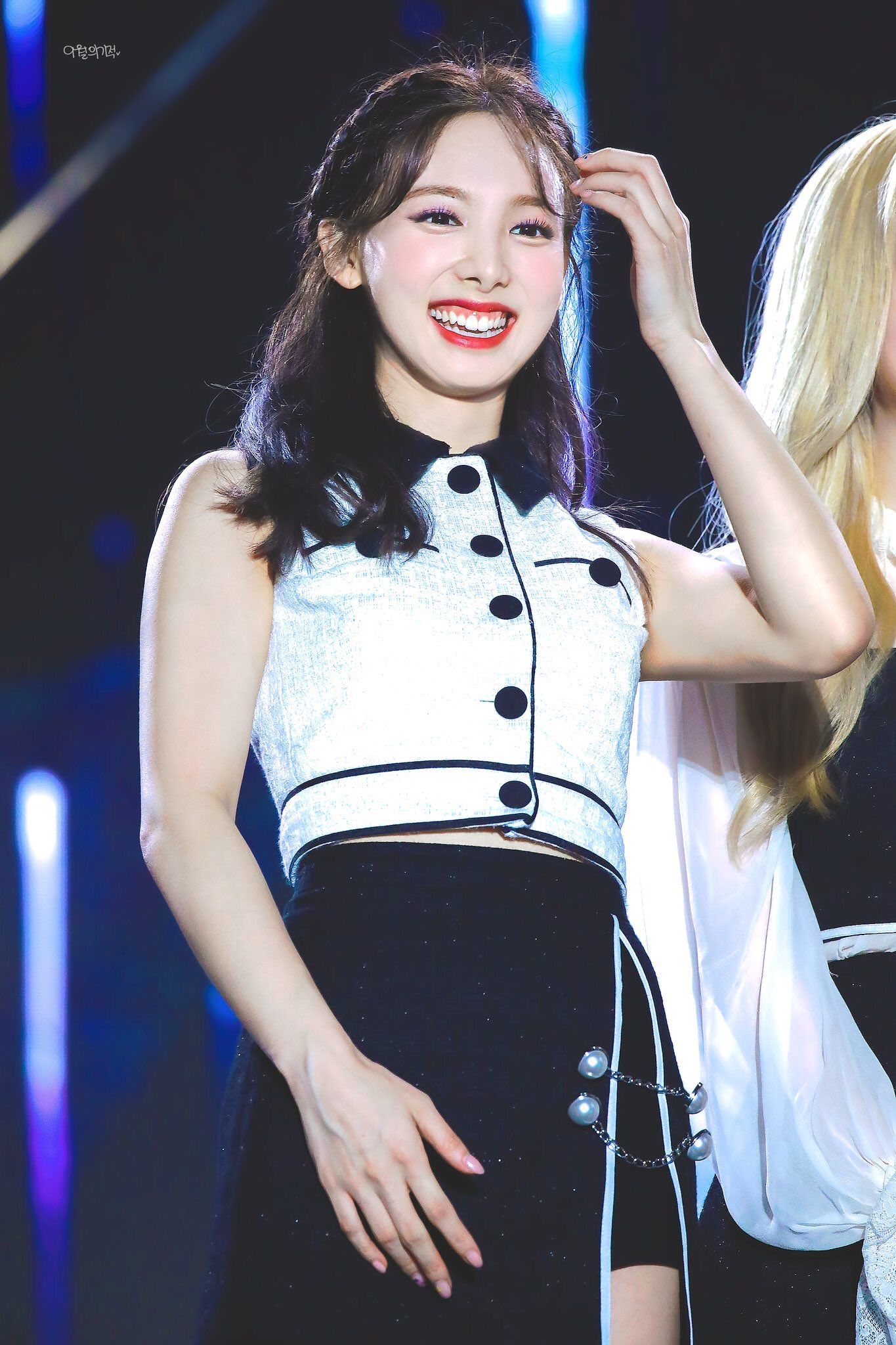 Nayeon | Scrolller