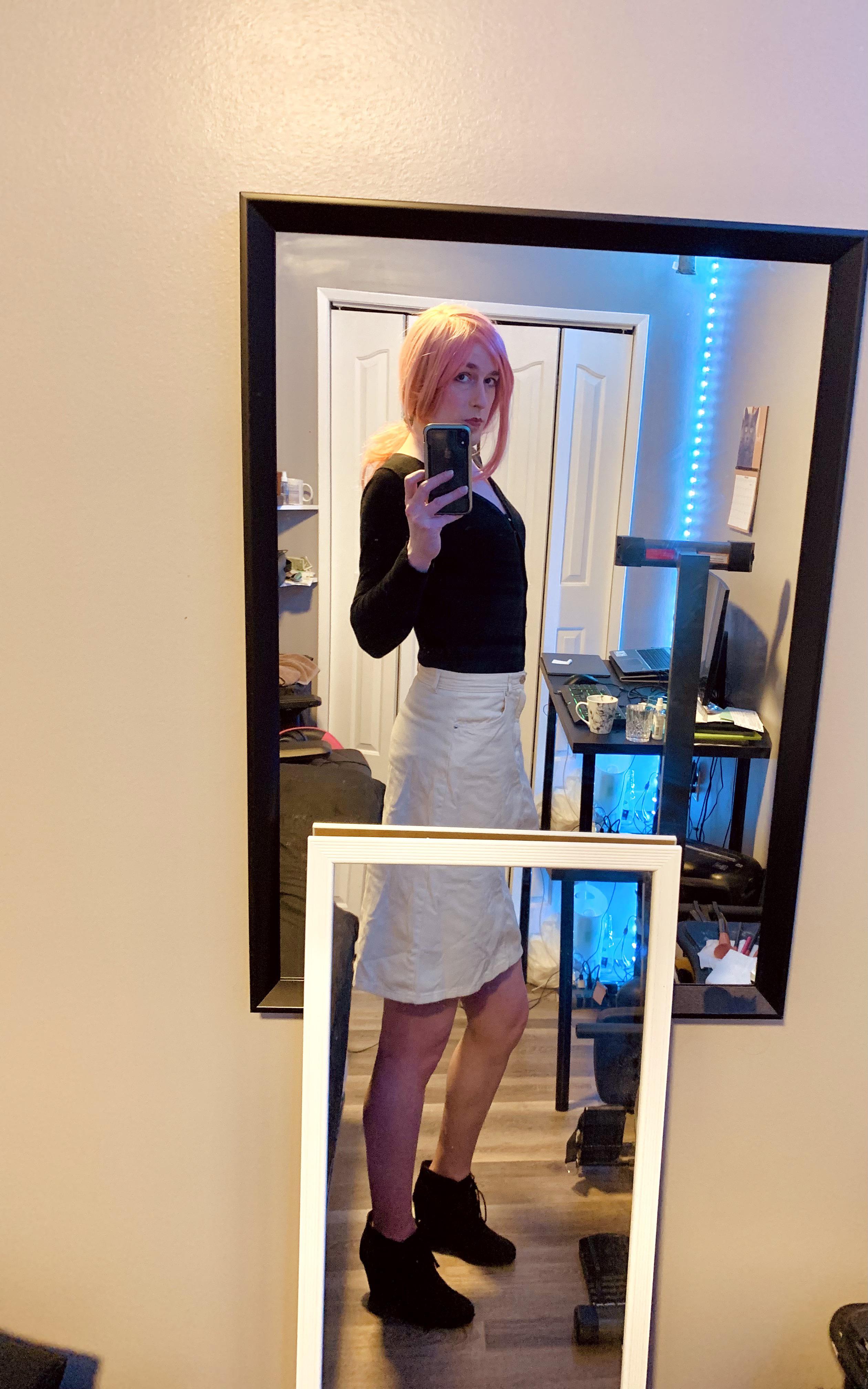 Need a taller mirror 🪞 | Scrolller