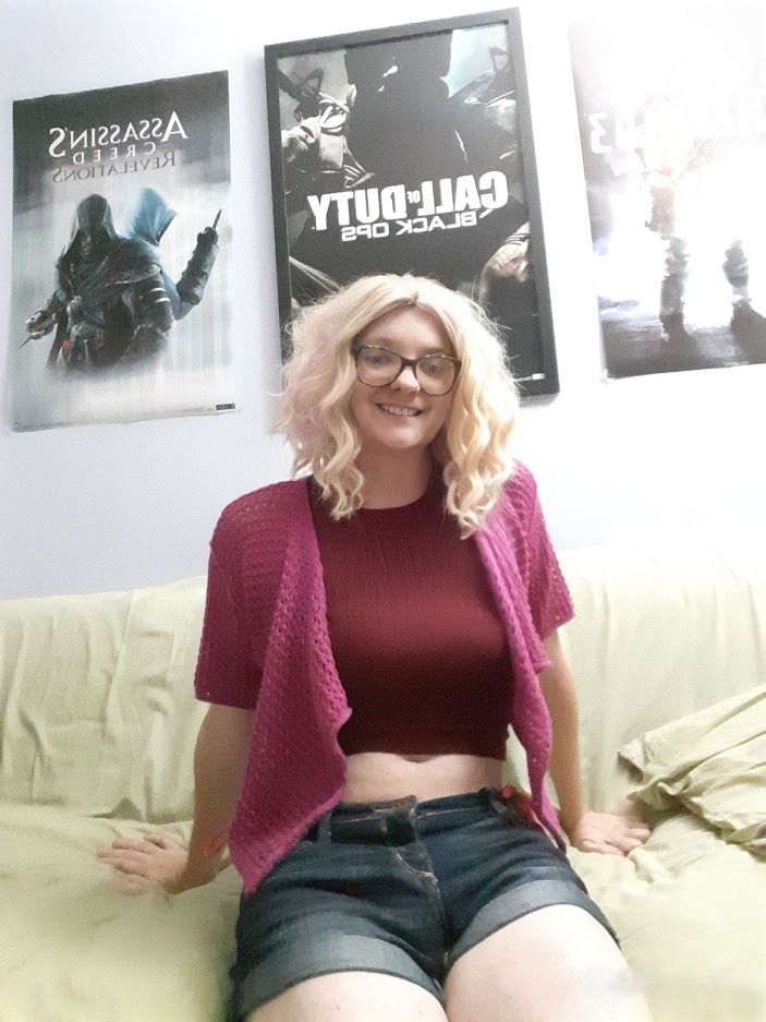 Nerdy girl look! | Scrolller